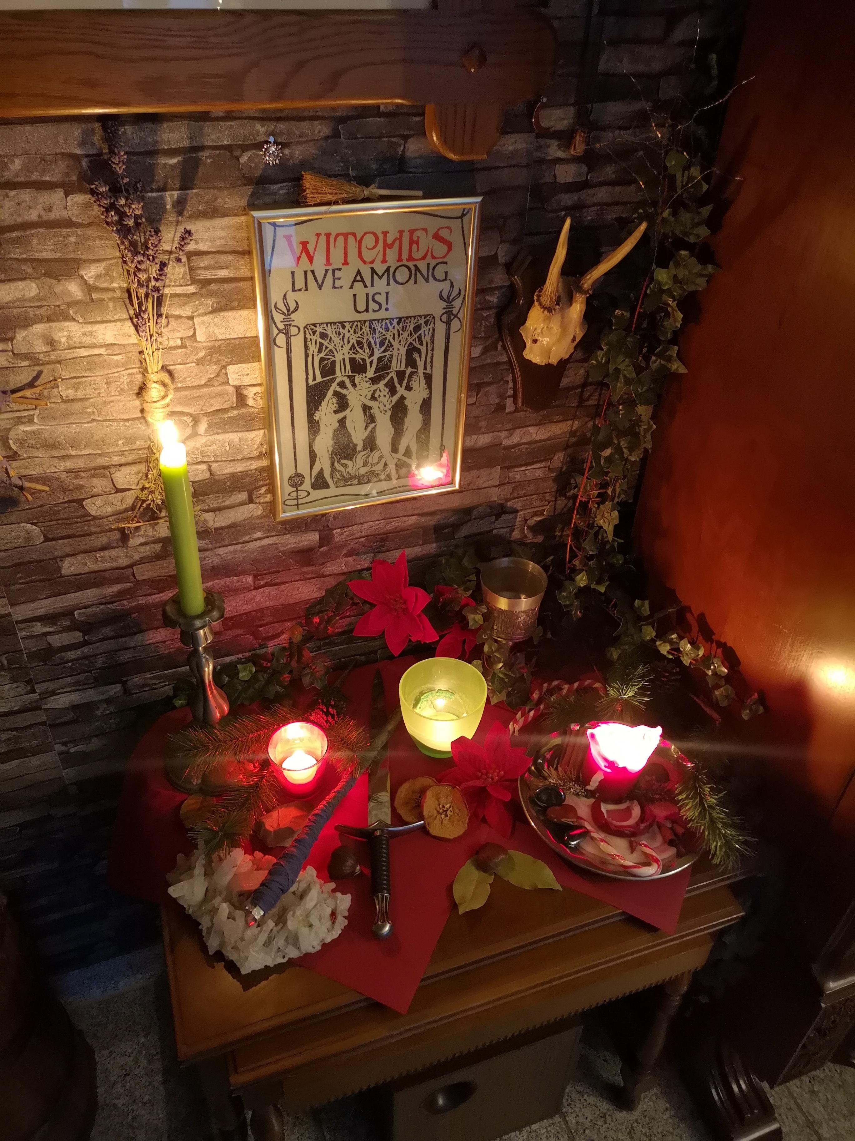 Today i redecorated my Altar for Yule ️ | Scrolller