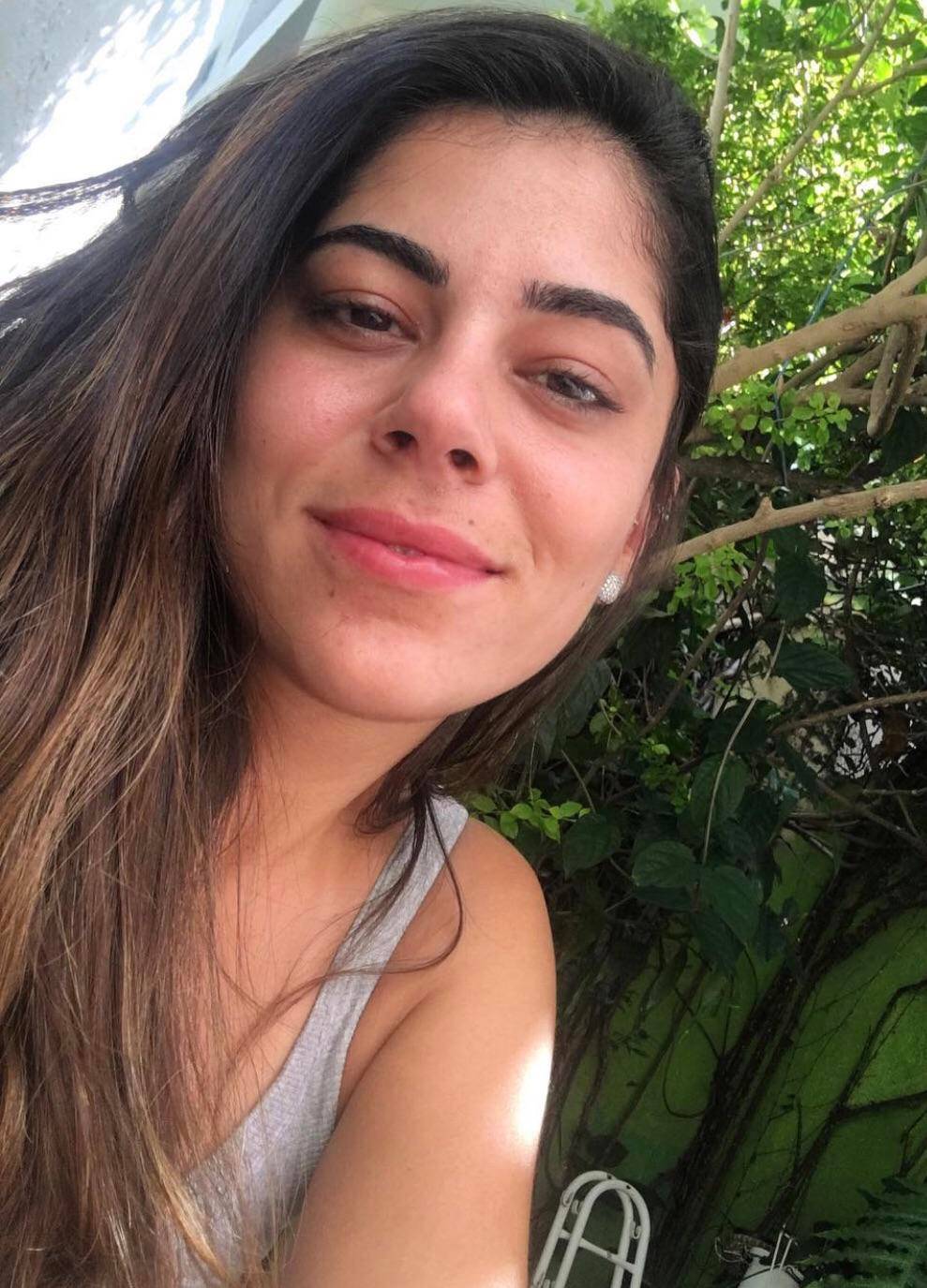 No makeup today | Scrolller