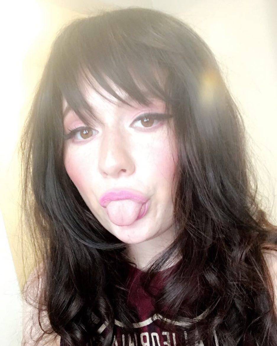 Tongue Out Scrolller 4102