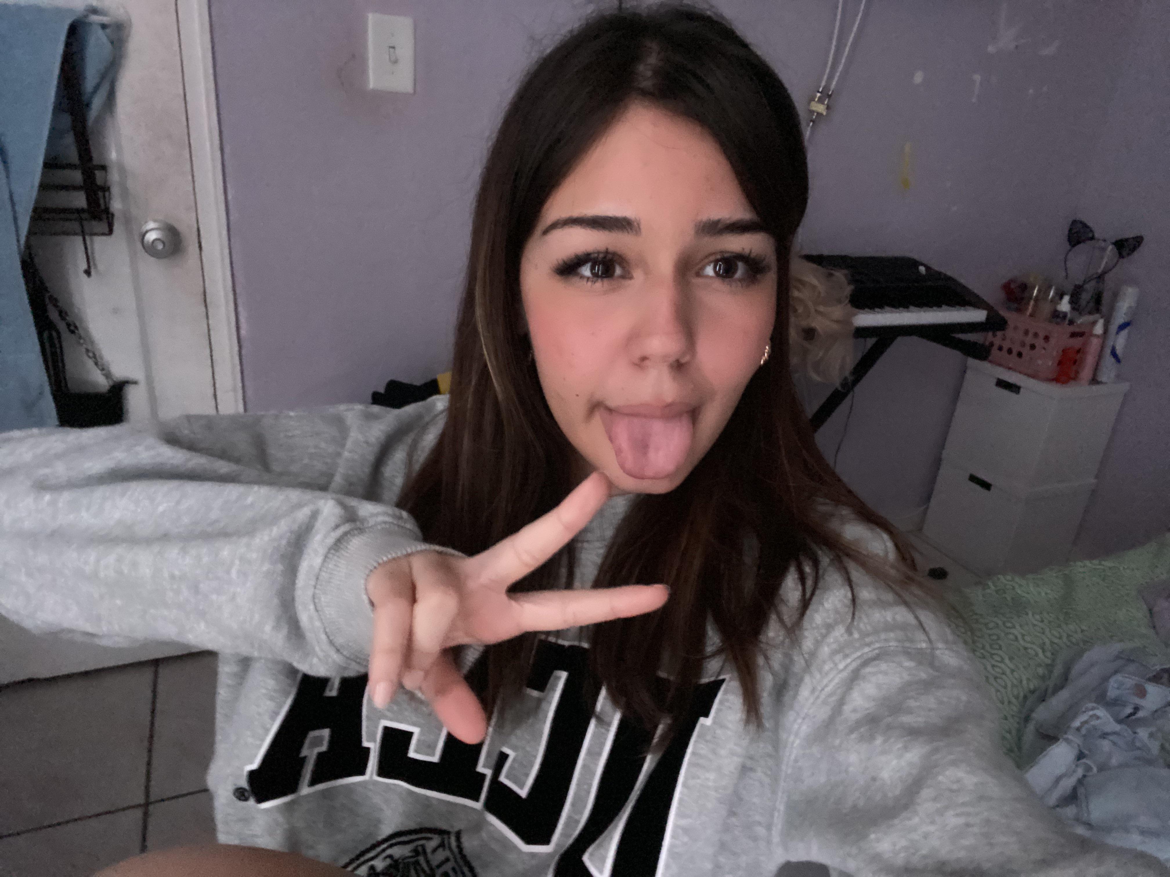 Tongue out! | Scrolller