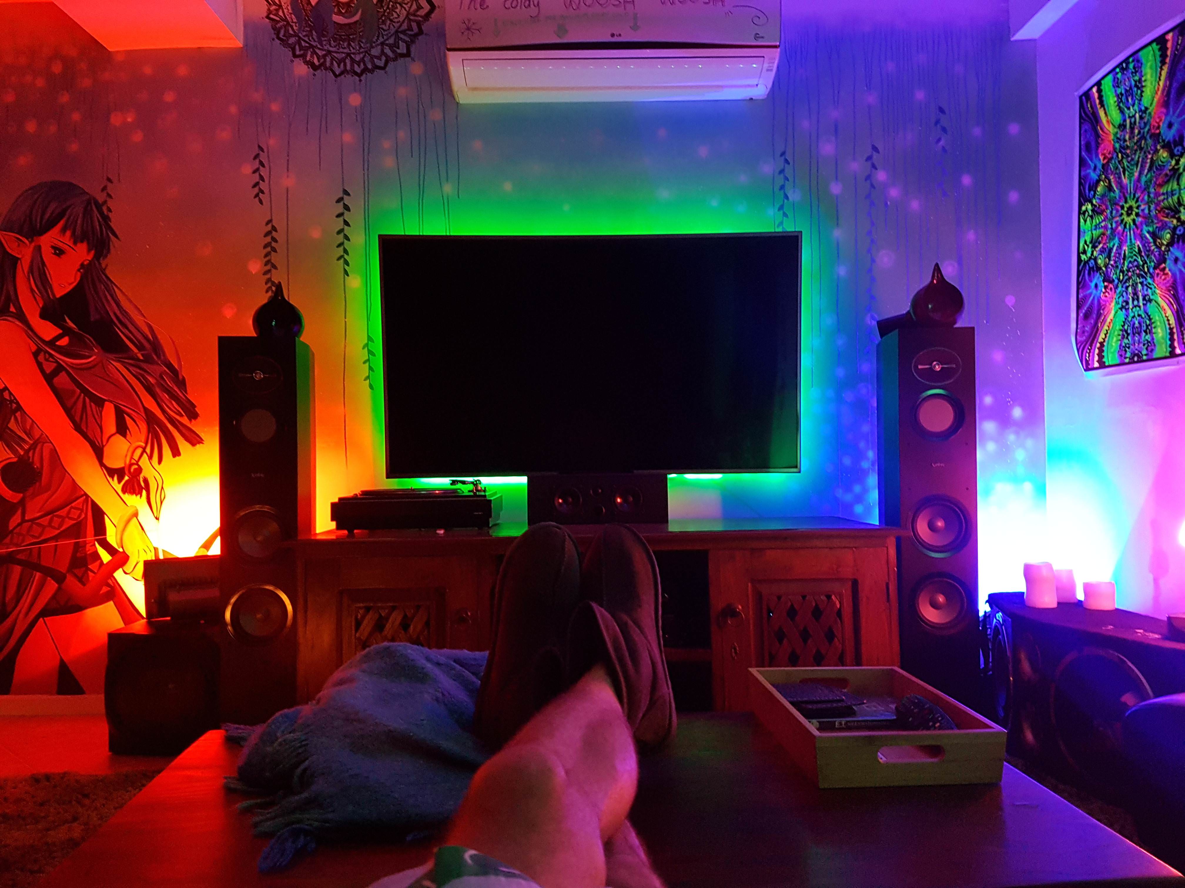 Tonight im enjoying my colorful setup and checking out the posts & nice people on this sub ...