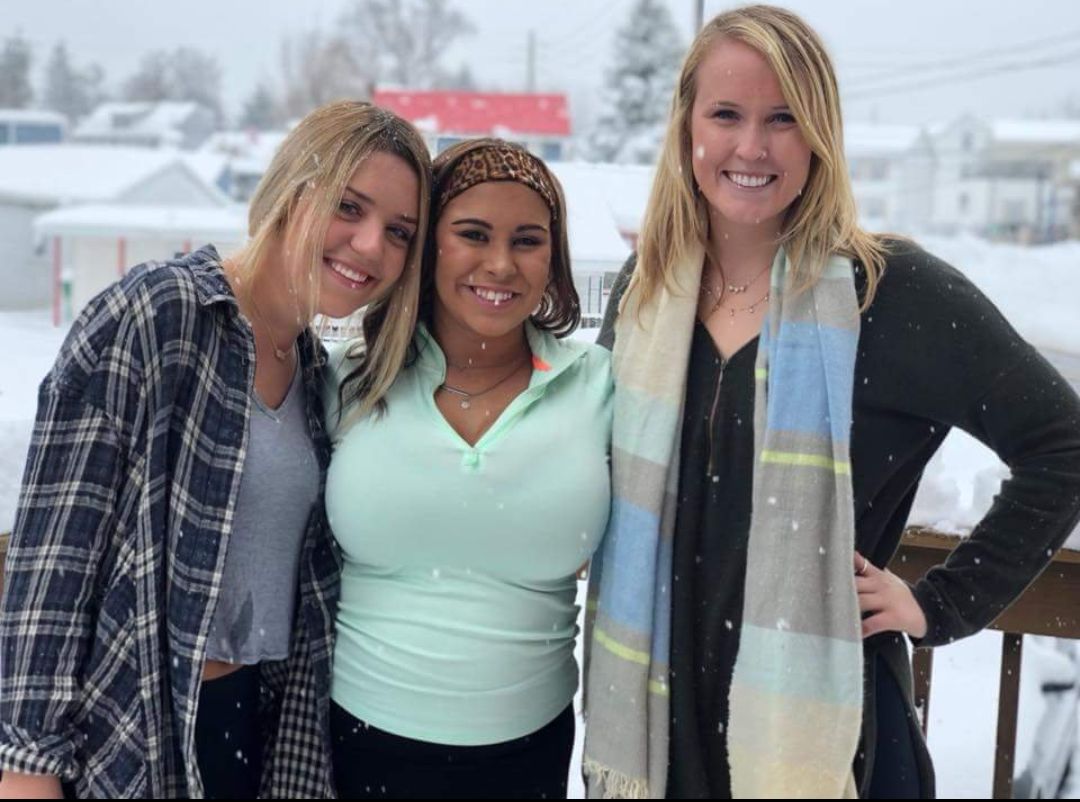 too busty to hide | Scrolller