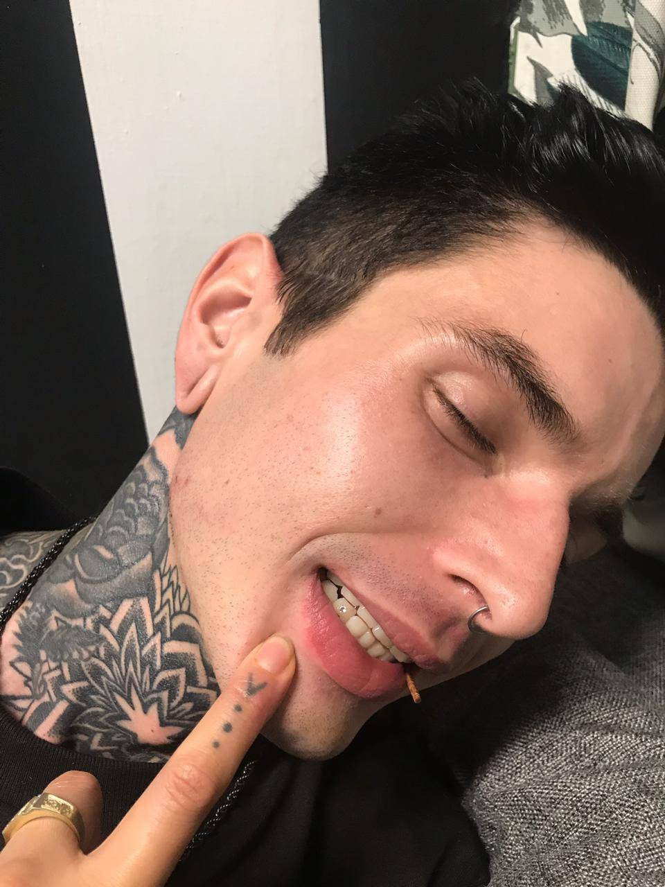 tooth gems got me feelin’ cute | Scrolller