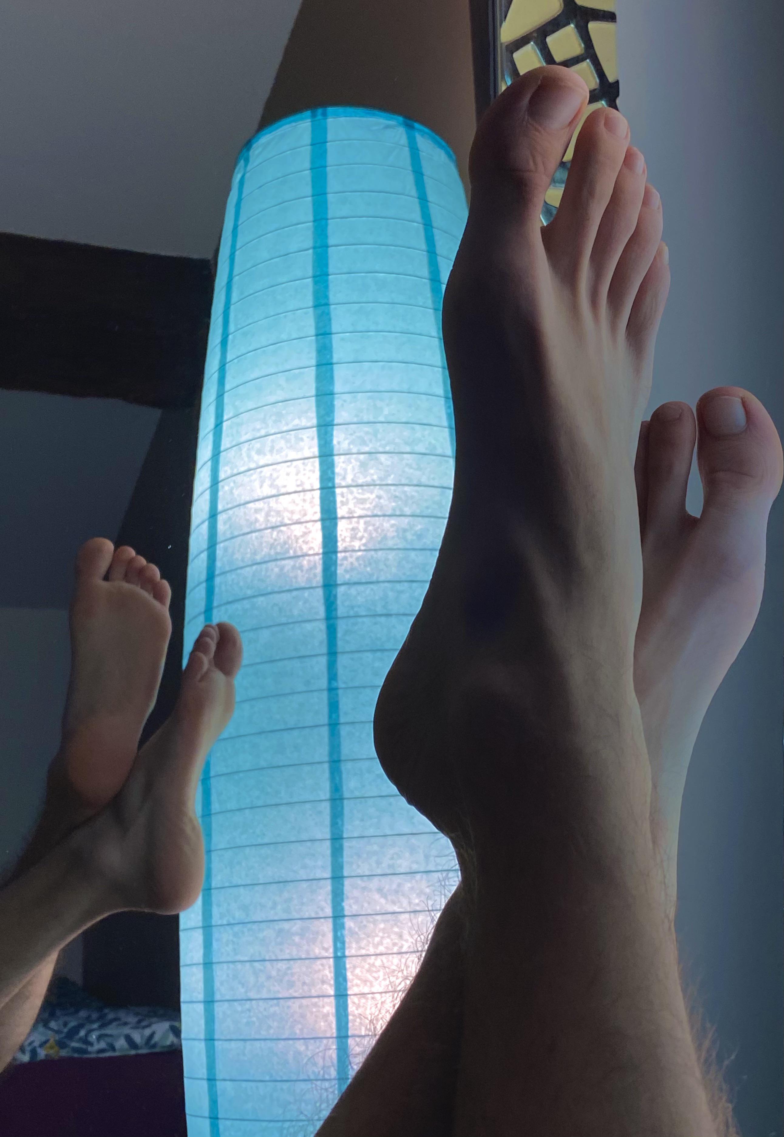 Tops, soles and pretty light | Scrolller