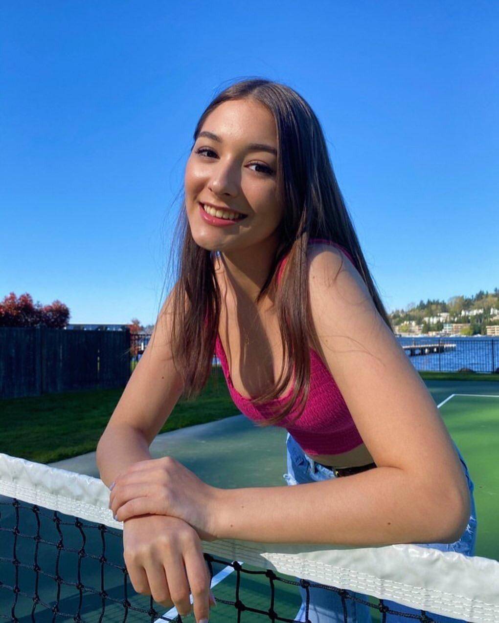 Tori Williams [irtr] | Scrolller