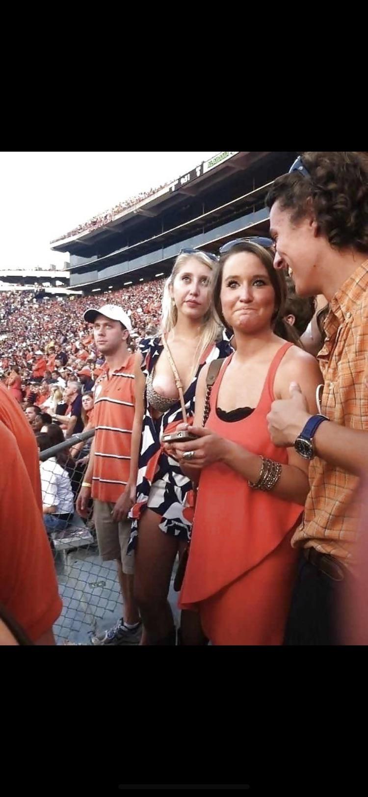 Totally Unaware | Scrolller