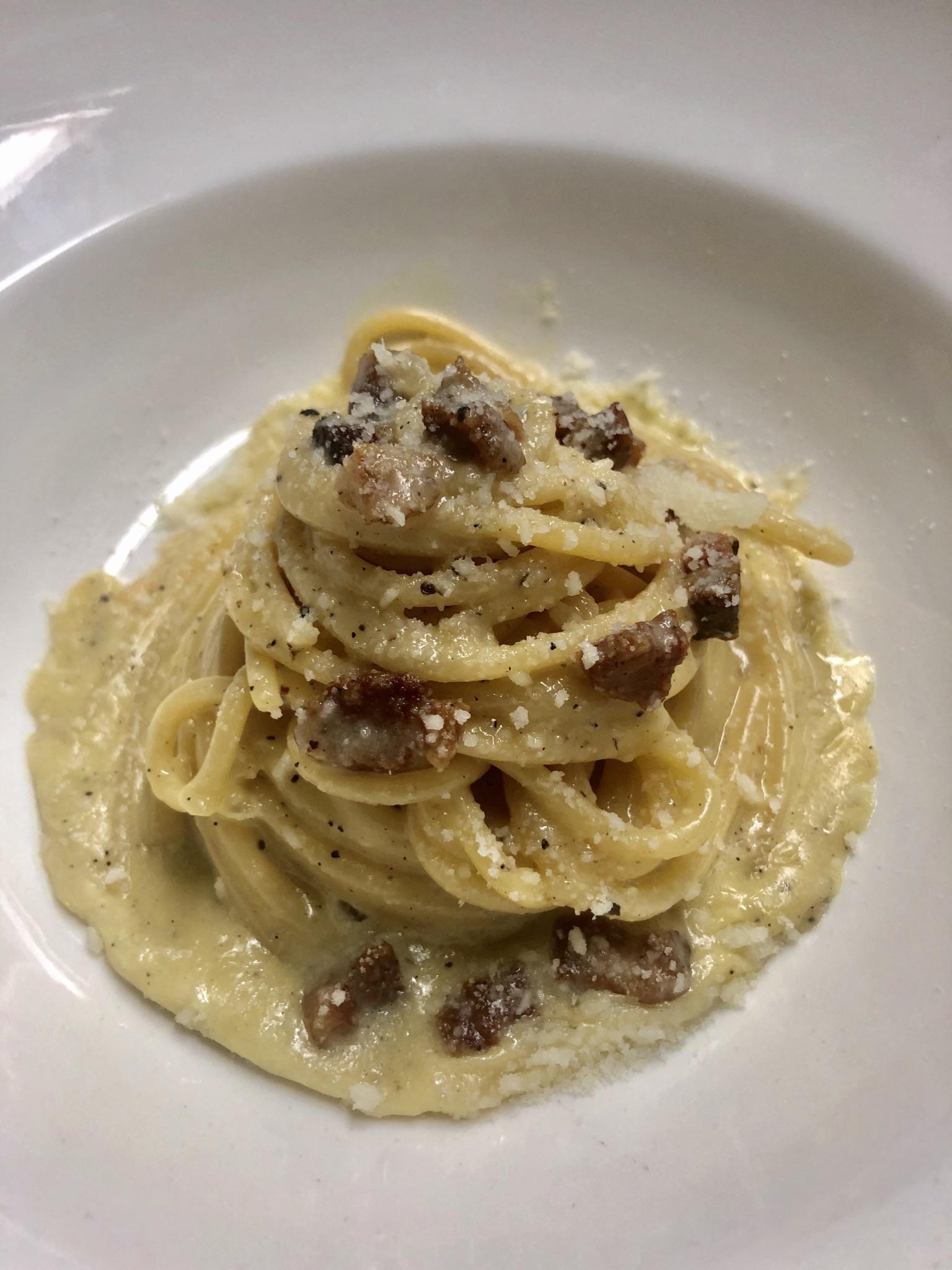 Traditional carbonara | Scrolller