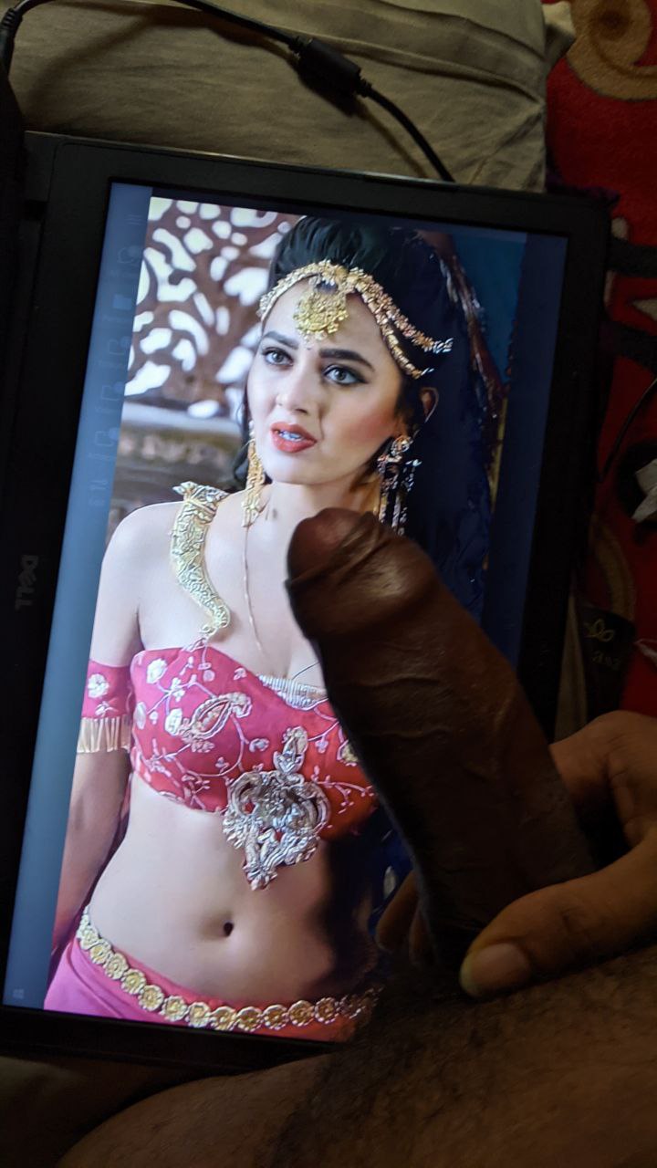 Traditional dress bitch is best 💦💦💦 | Scrolller