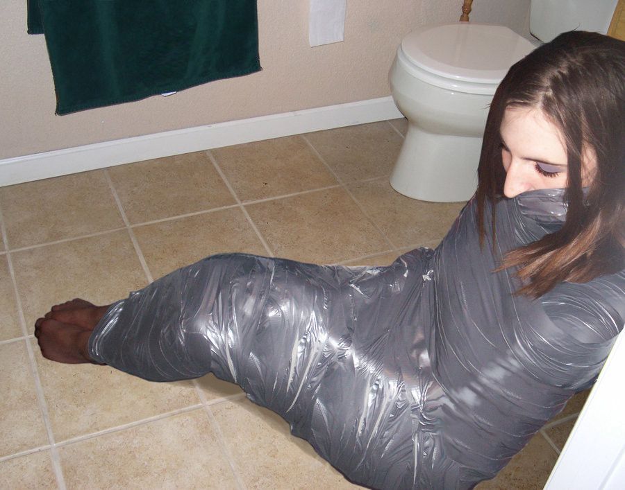 Trapped in the Bathroom | Scrolller