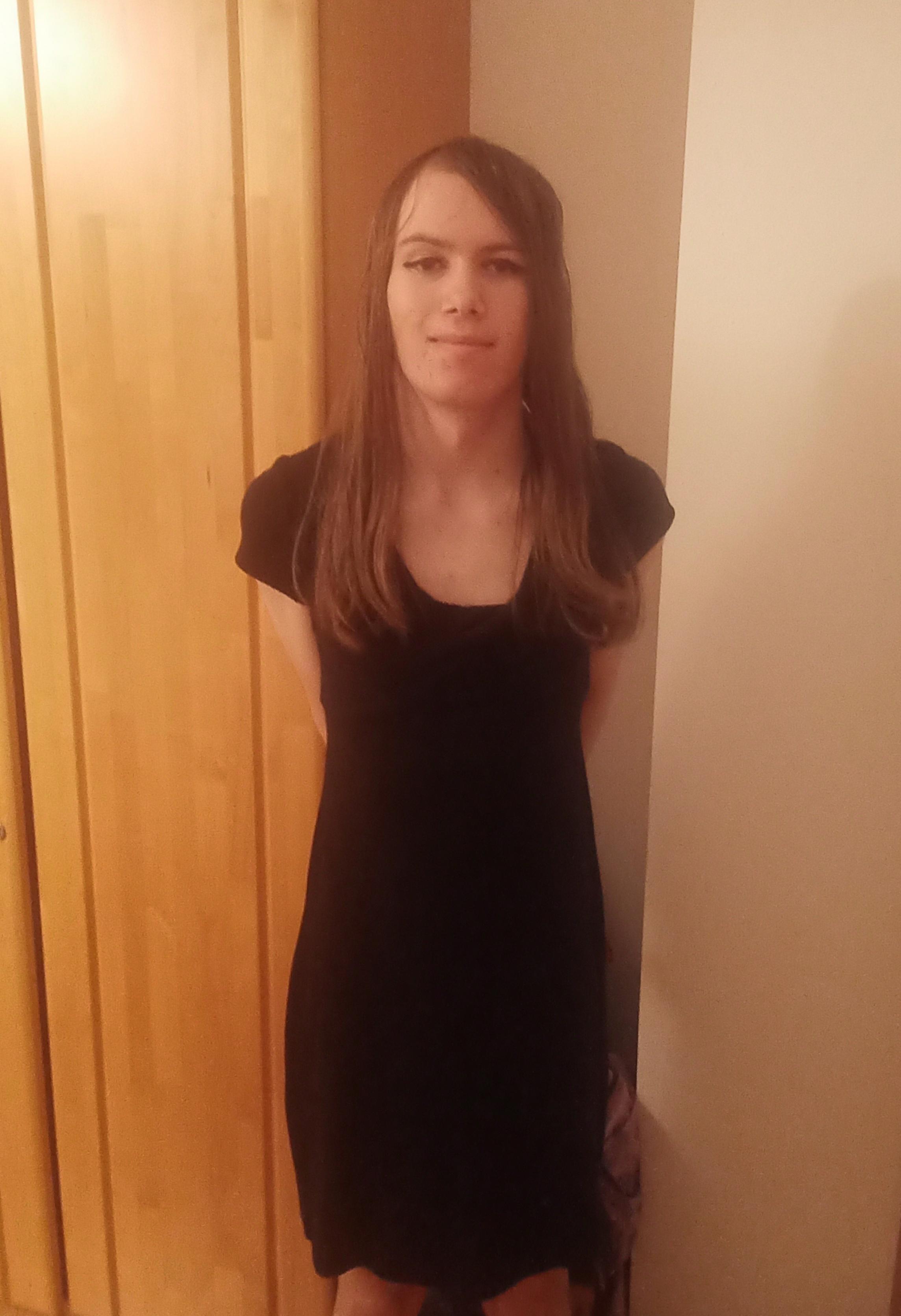 Tried a more basic look today, my face does make me uncomfortable ...