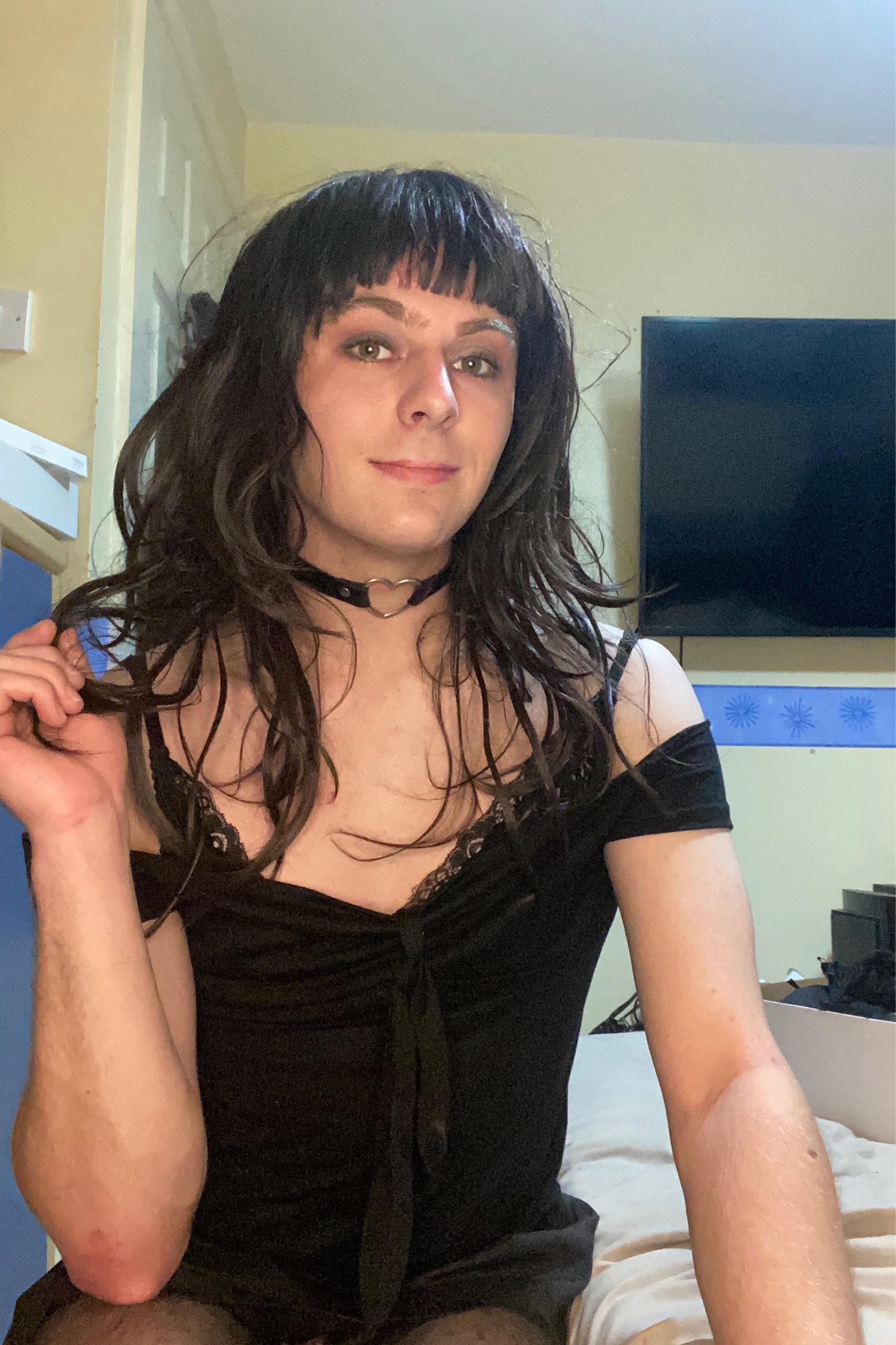 Tried my best with the makeup | Scrolller