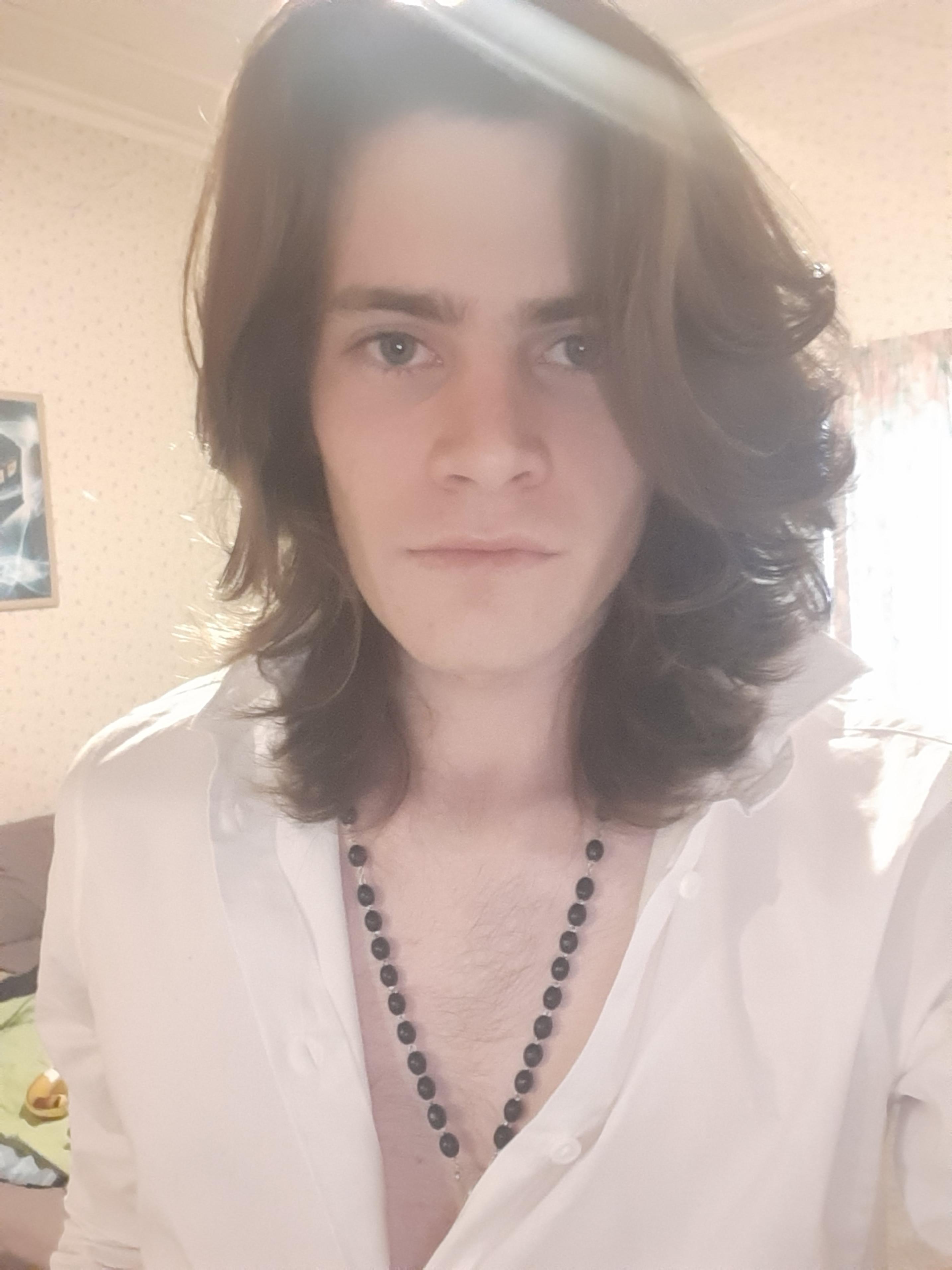 Tried To Pull Off Howl From Howls Moving Castle But Ended Up Looking Like A Bisexual Vampire