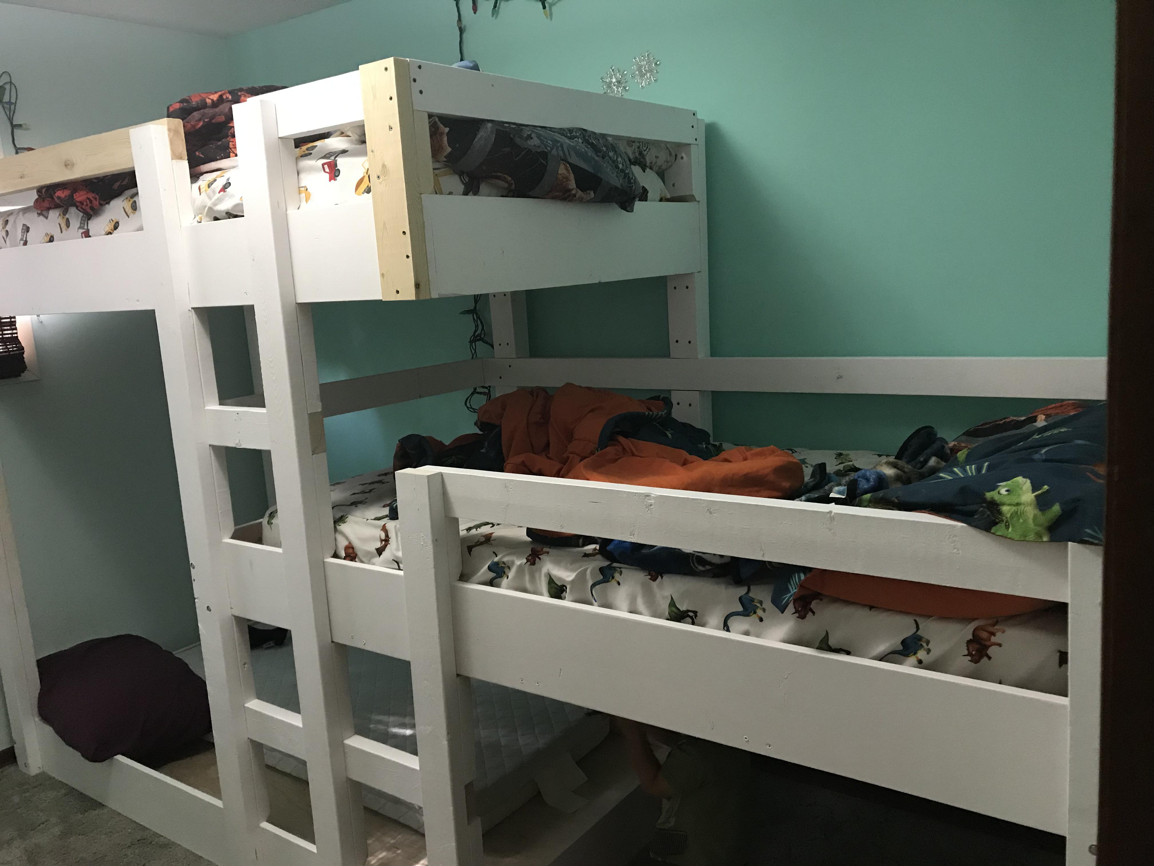 Triple bunk bed I made for my boys | Scrolller