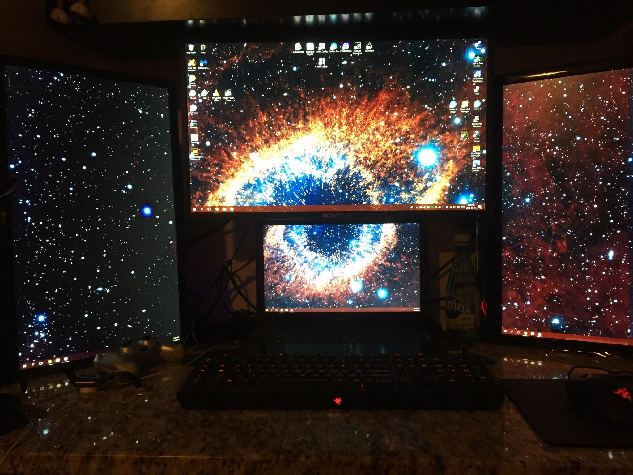 Triple monitor setup | Scrolller