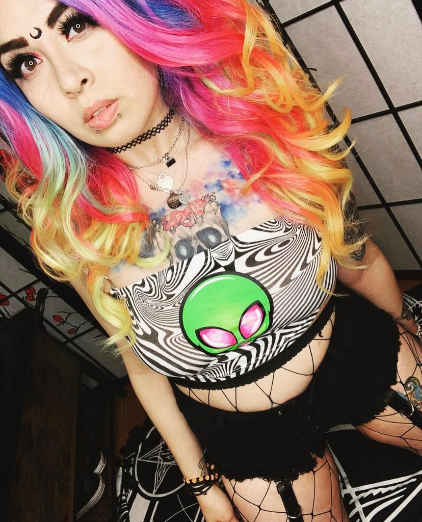 Trippy 🙂 | Scrolller