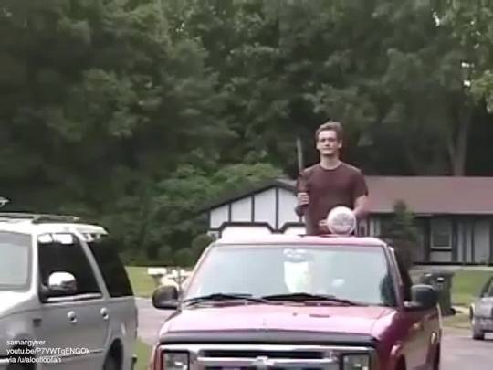 Truck Jousting | Scrolller