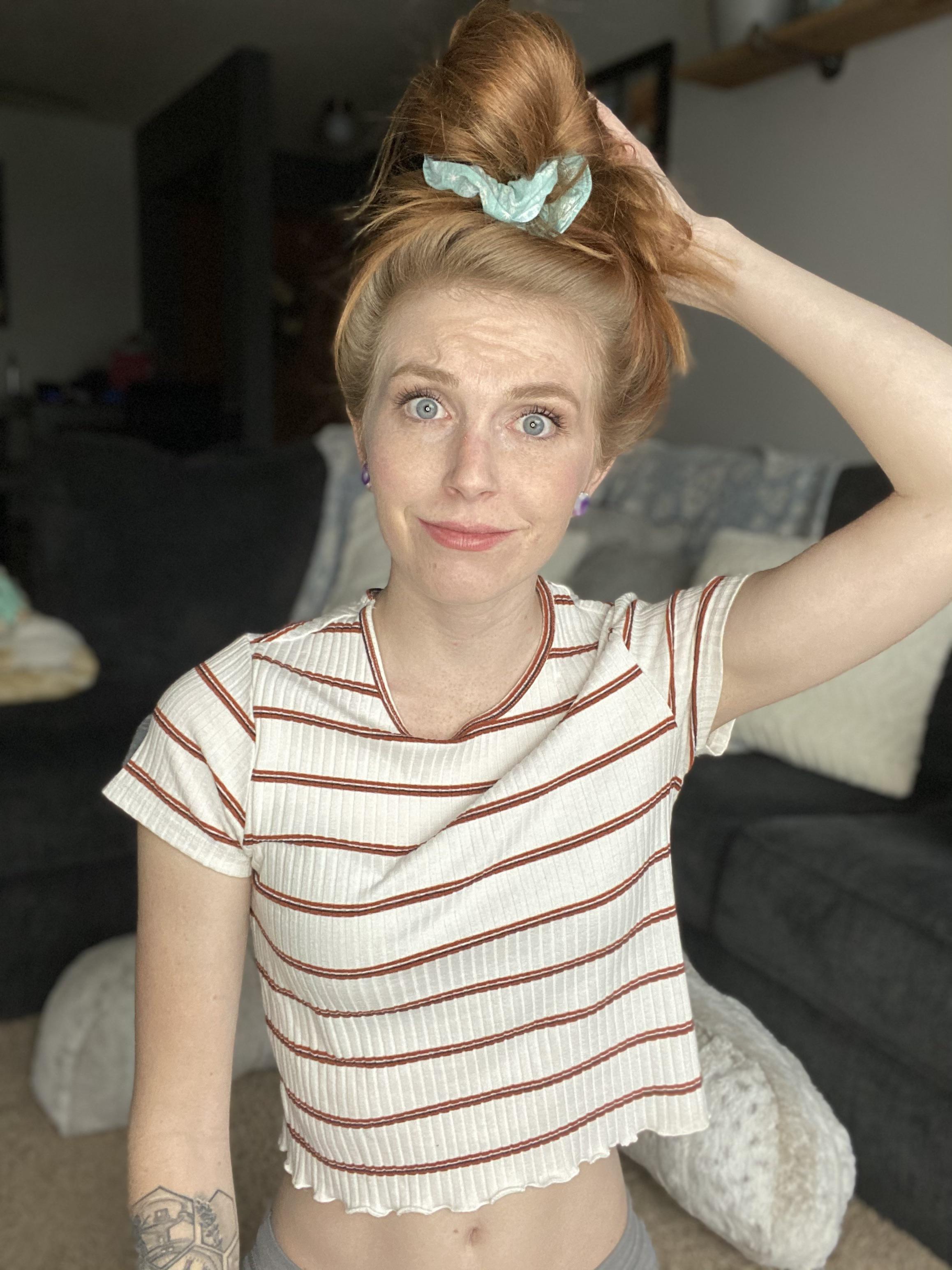 Trying to support my giant bun like: | Scrolller