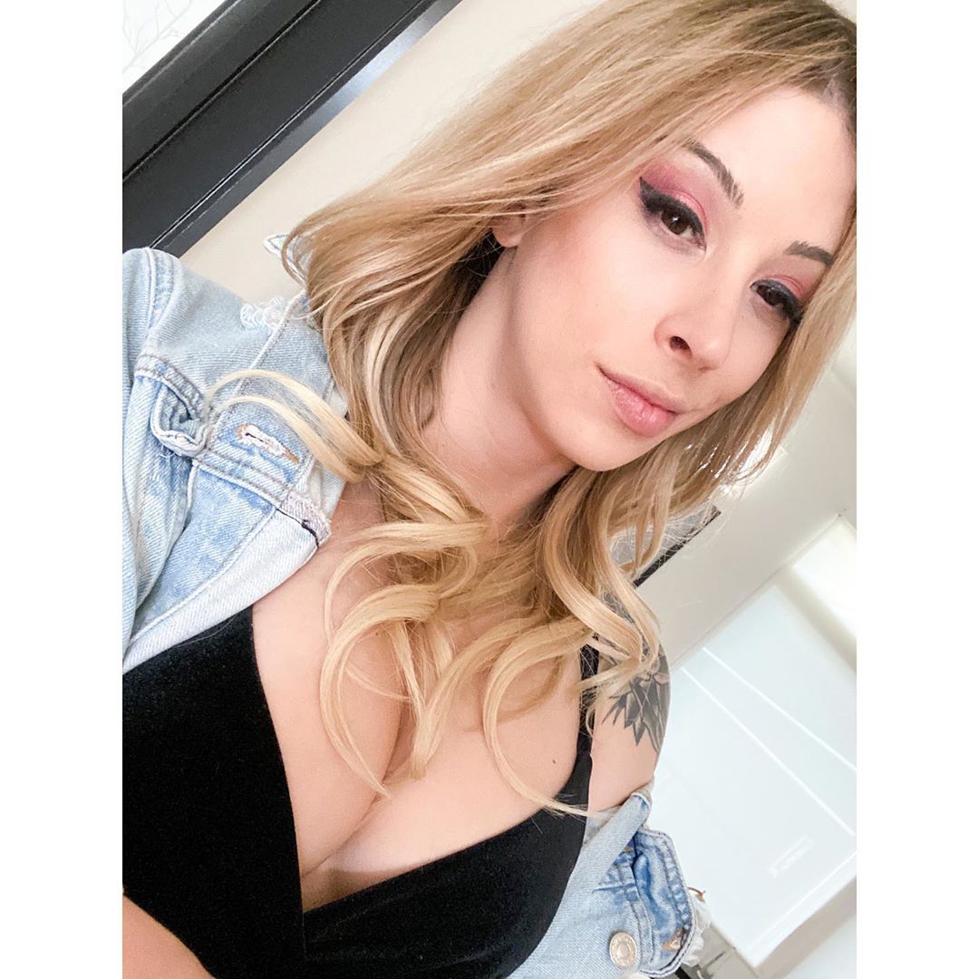 TS Casey Kisses | Scrolller