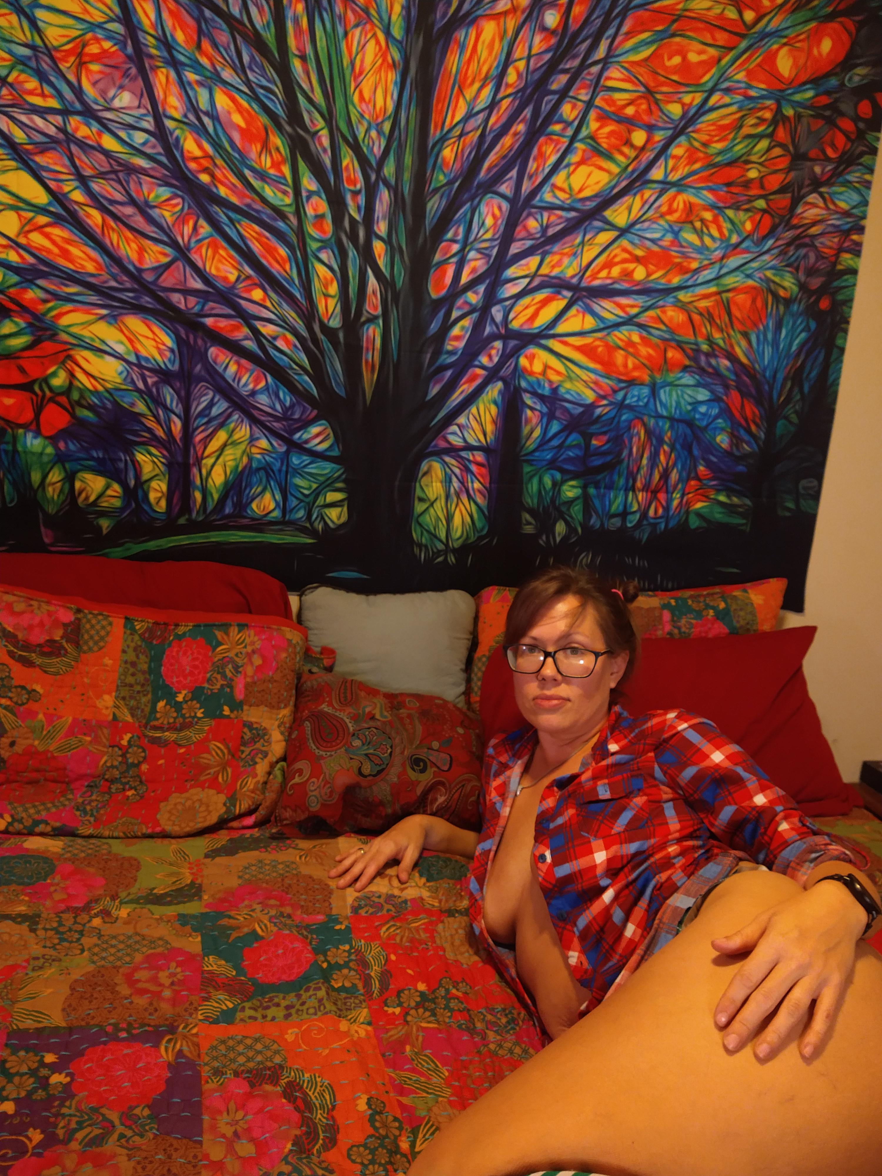 Tuck me in?? | Scrolller