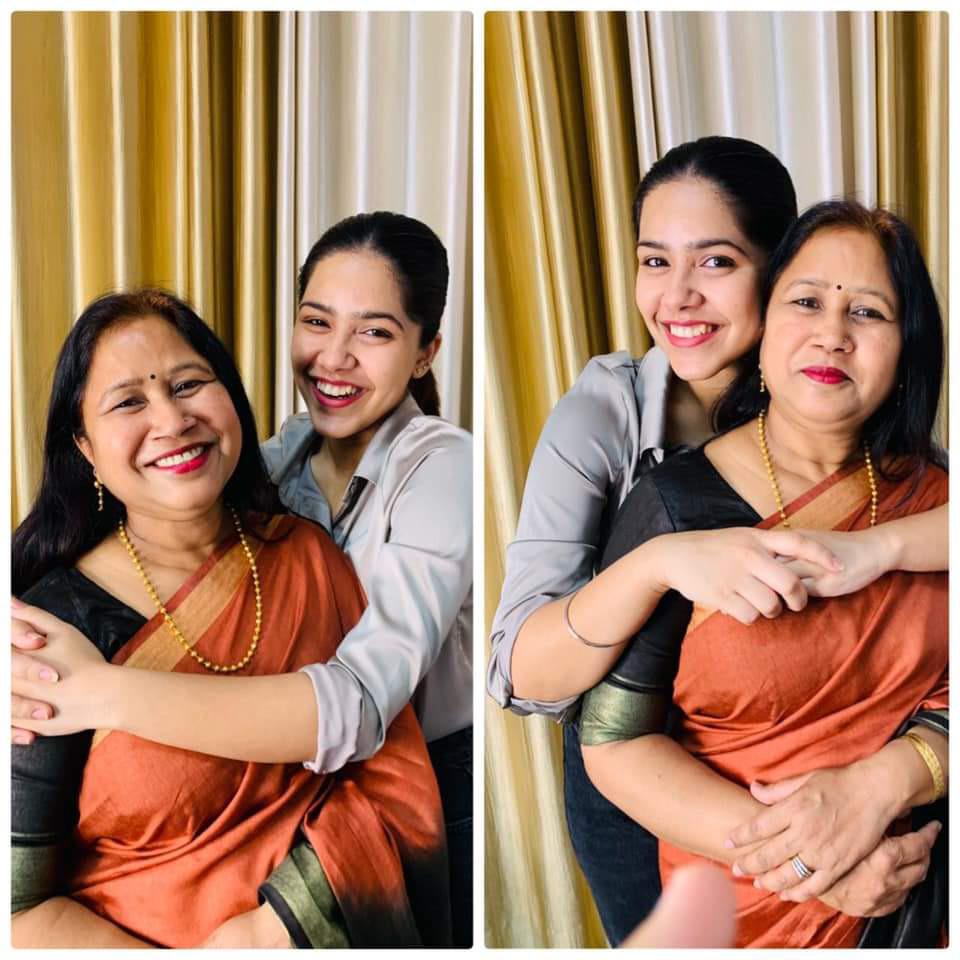 Tumhari maa bhen | Scrolller