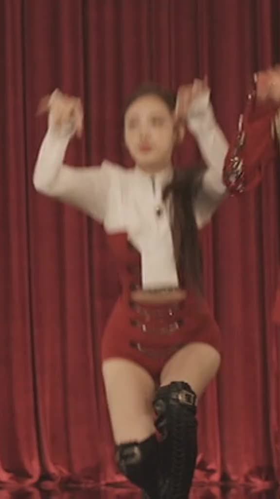 TWICE - Nayeon, Sana, Momo & Chaeyoung | Scrolller