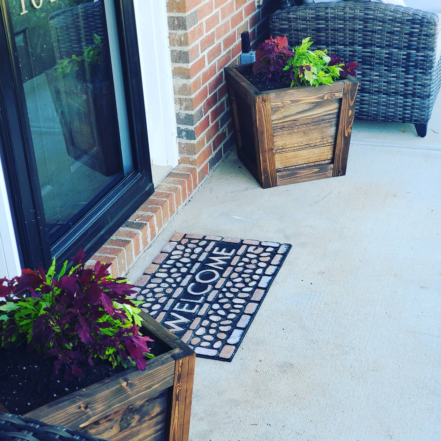 Two planter boxes built for my front porch | Scrolller