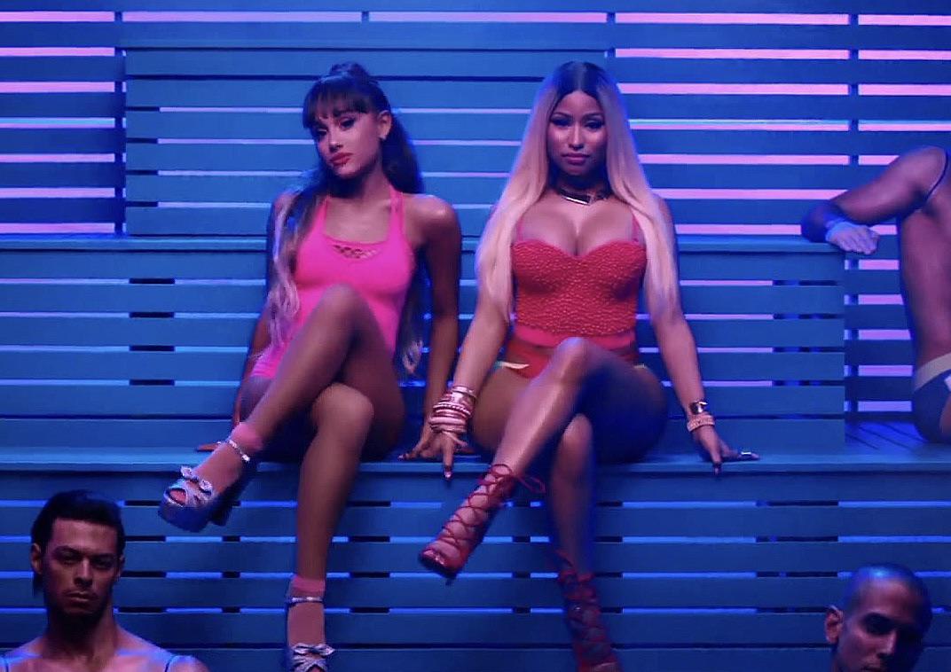 Two Queens | Scrolller