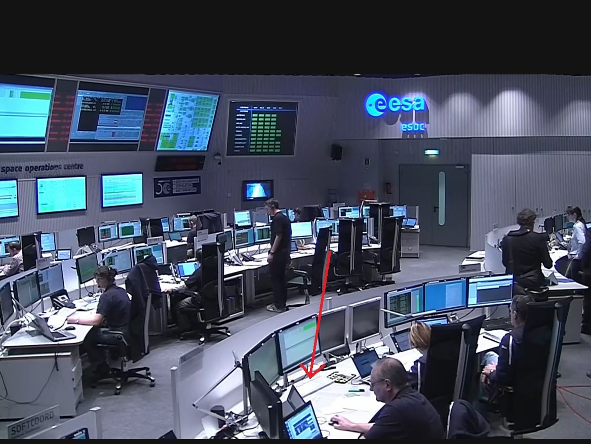 Ubuntu and Unity make a cameo during the comet-landing!!! | Scrolller