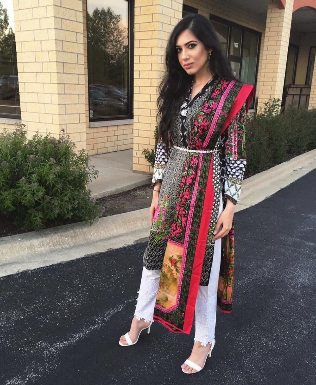 Uk Paki babe in heels | Scrolller