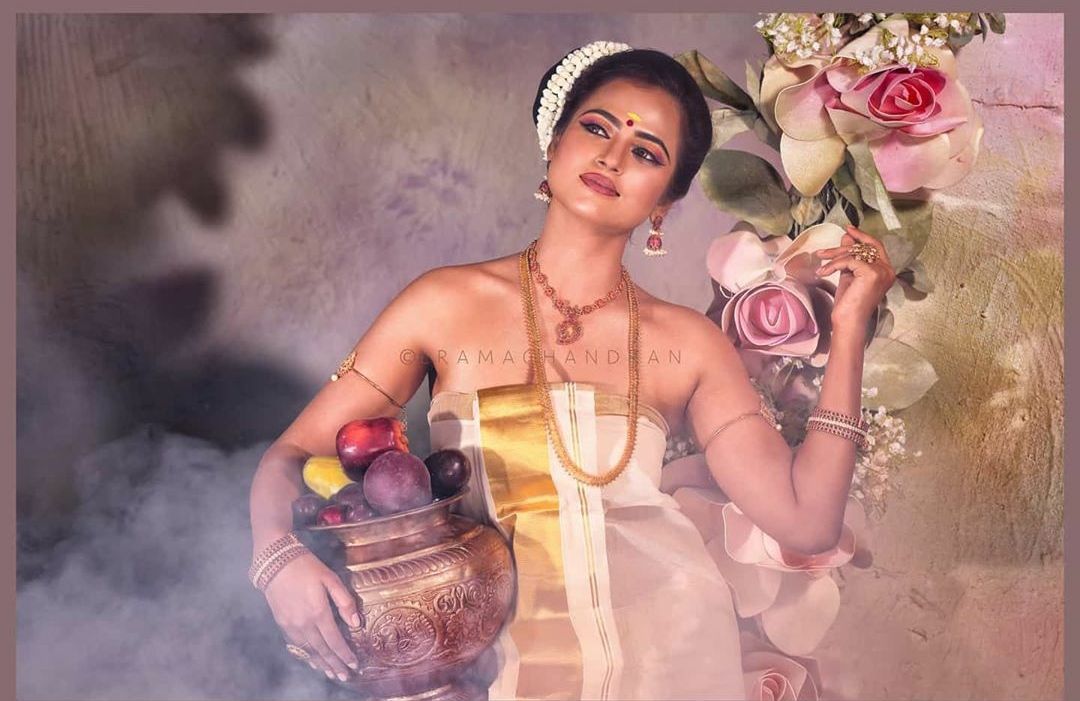 Ultra traditional, ultra hot Ramya Pandian | Scrolller