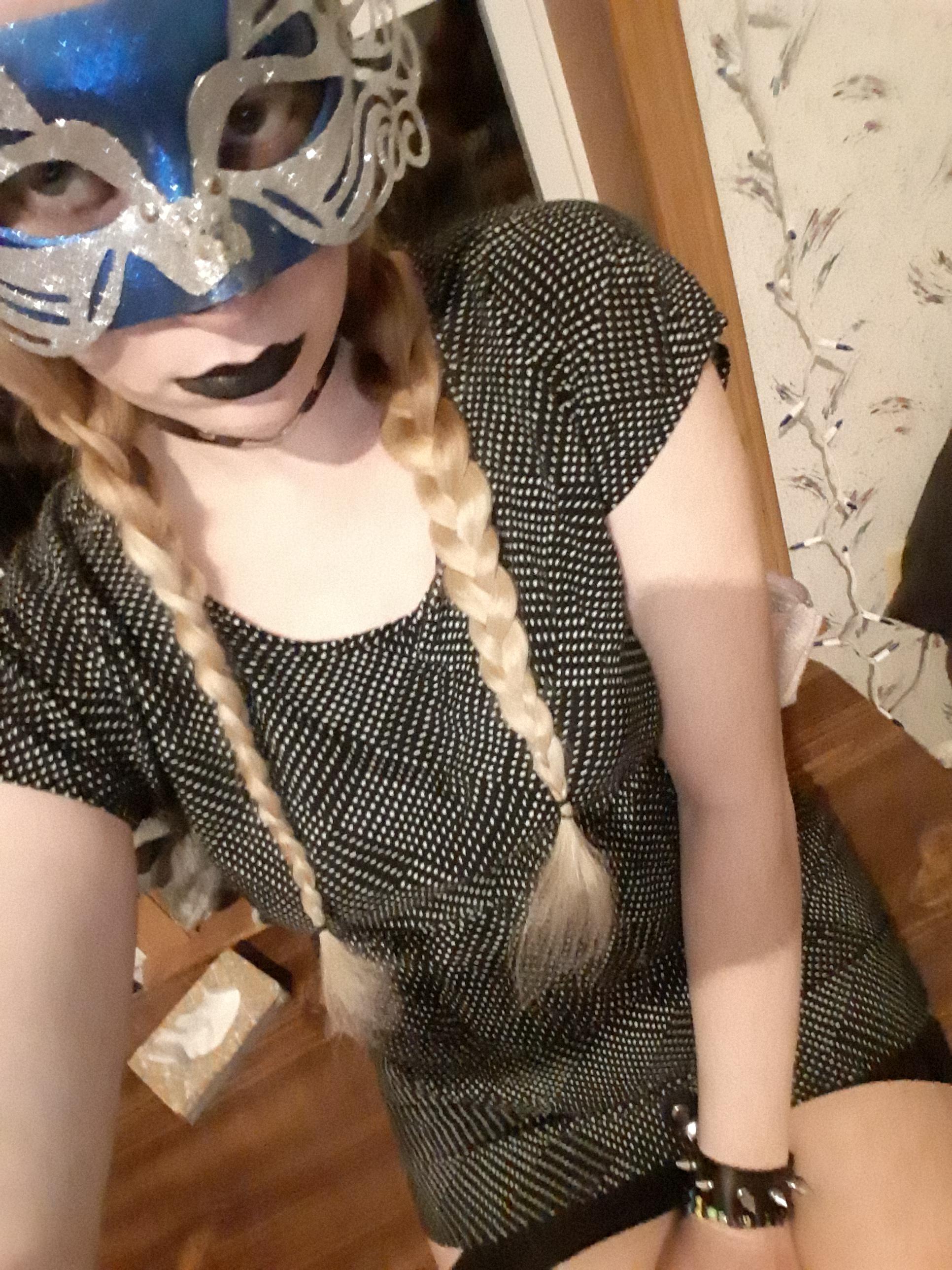 Unamused. | Scrolller