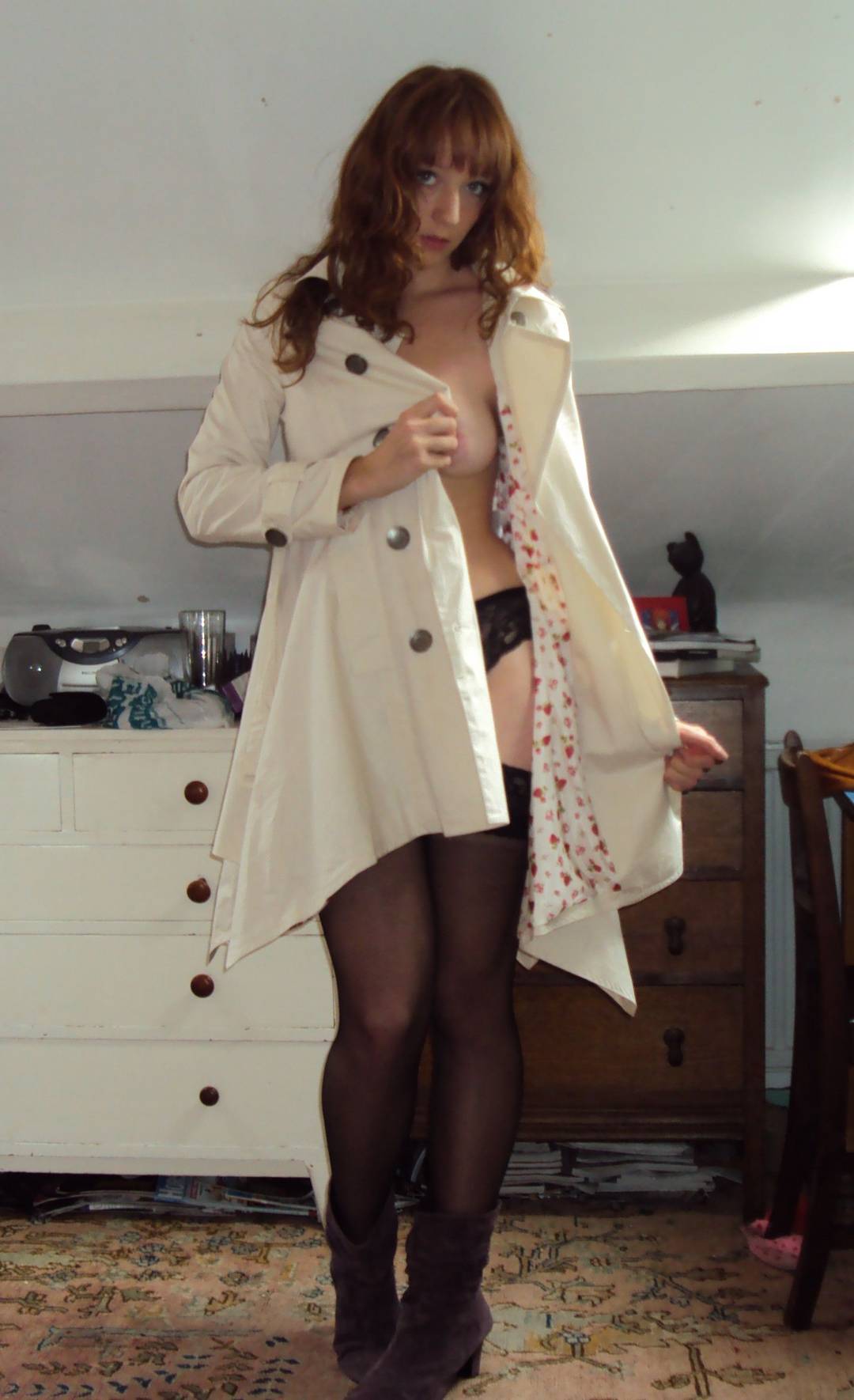 Under Bed Clutter | Scrolller