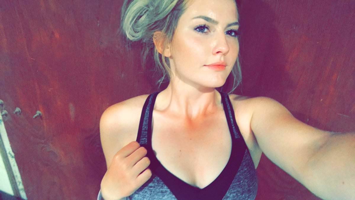 unidentified blonde | Scrolller