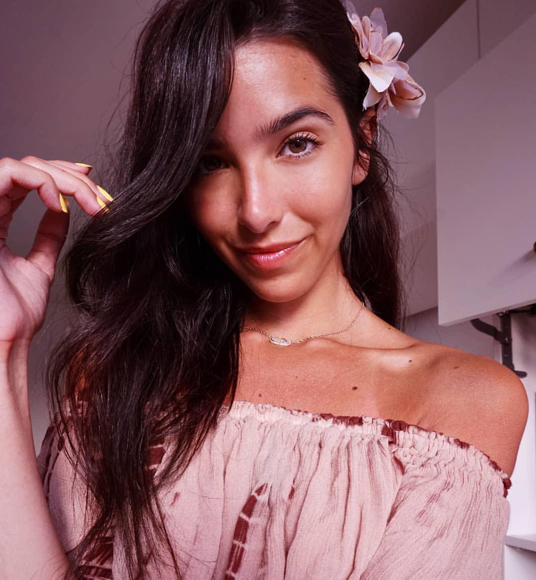 Her Face Is So Sexy! | Scrolller