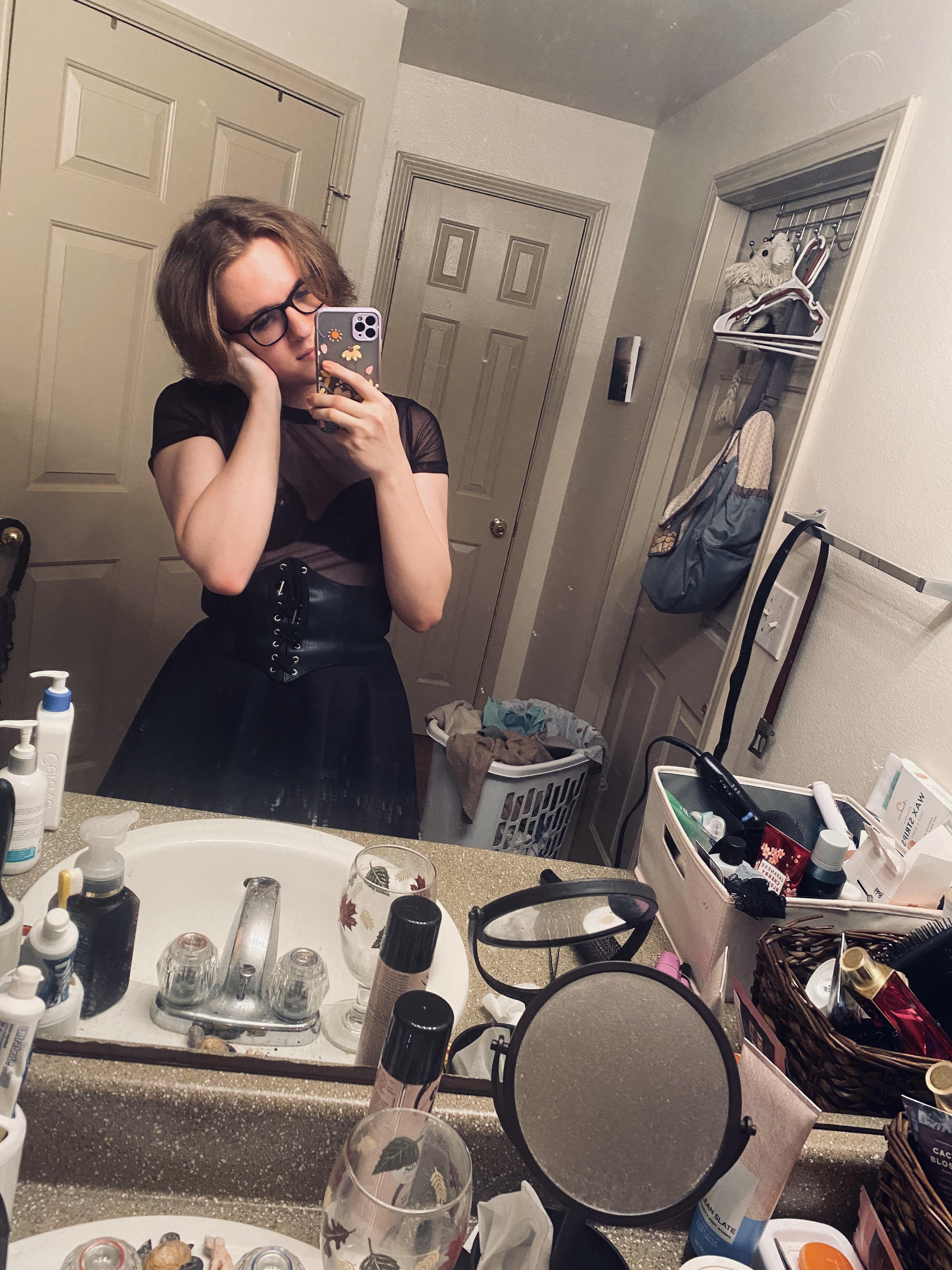 🕸🦇🖤 Scrolller
