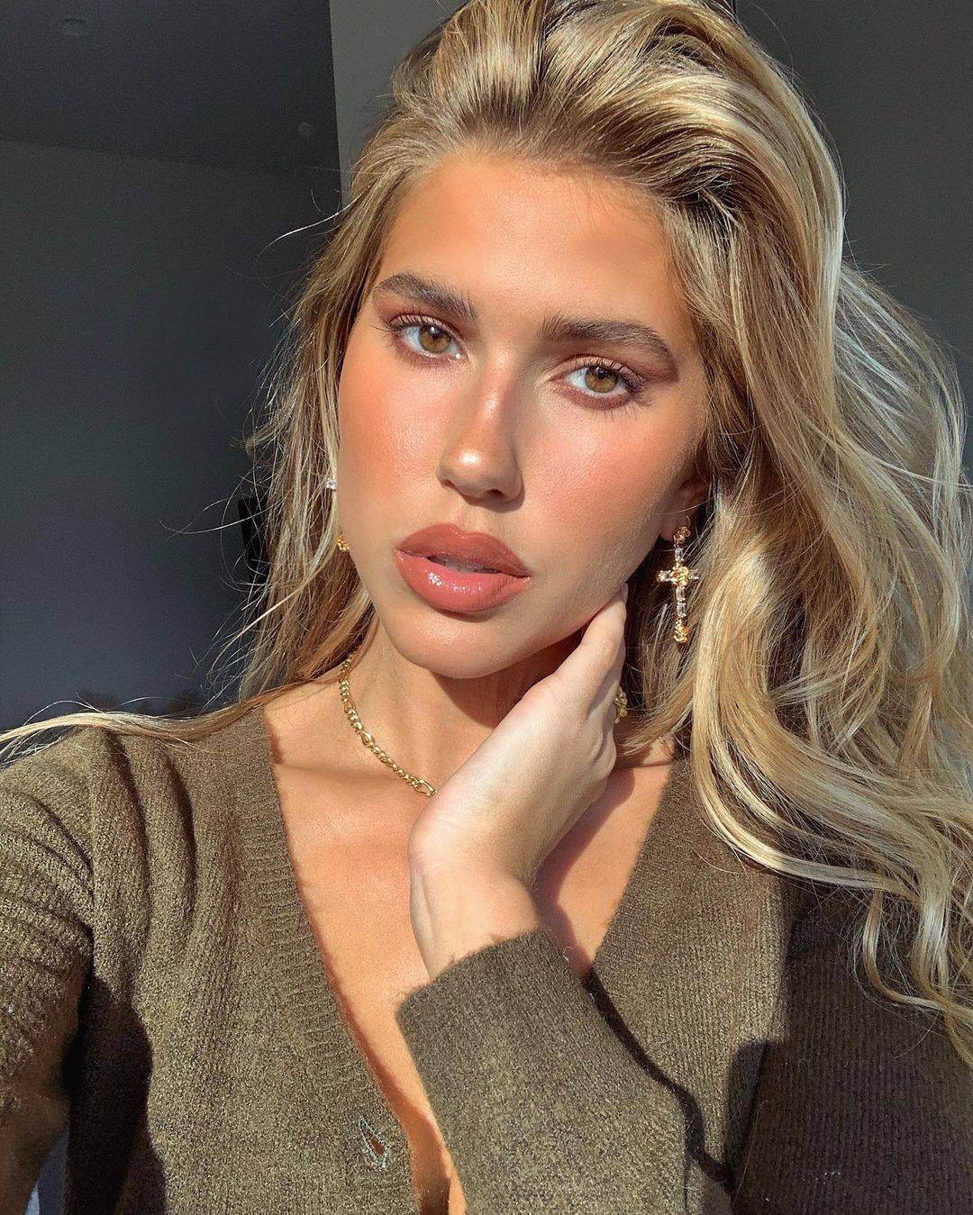 Up close 2 | Scrolller