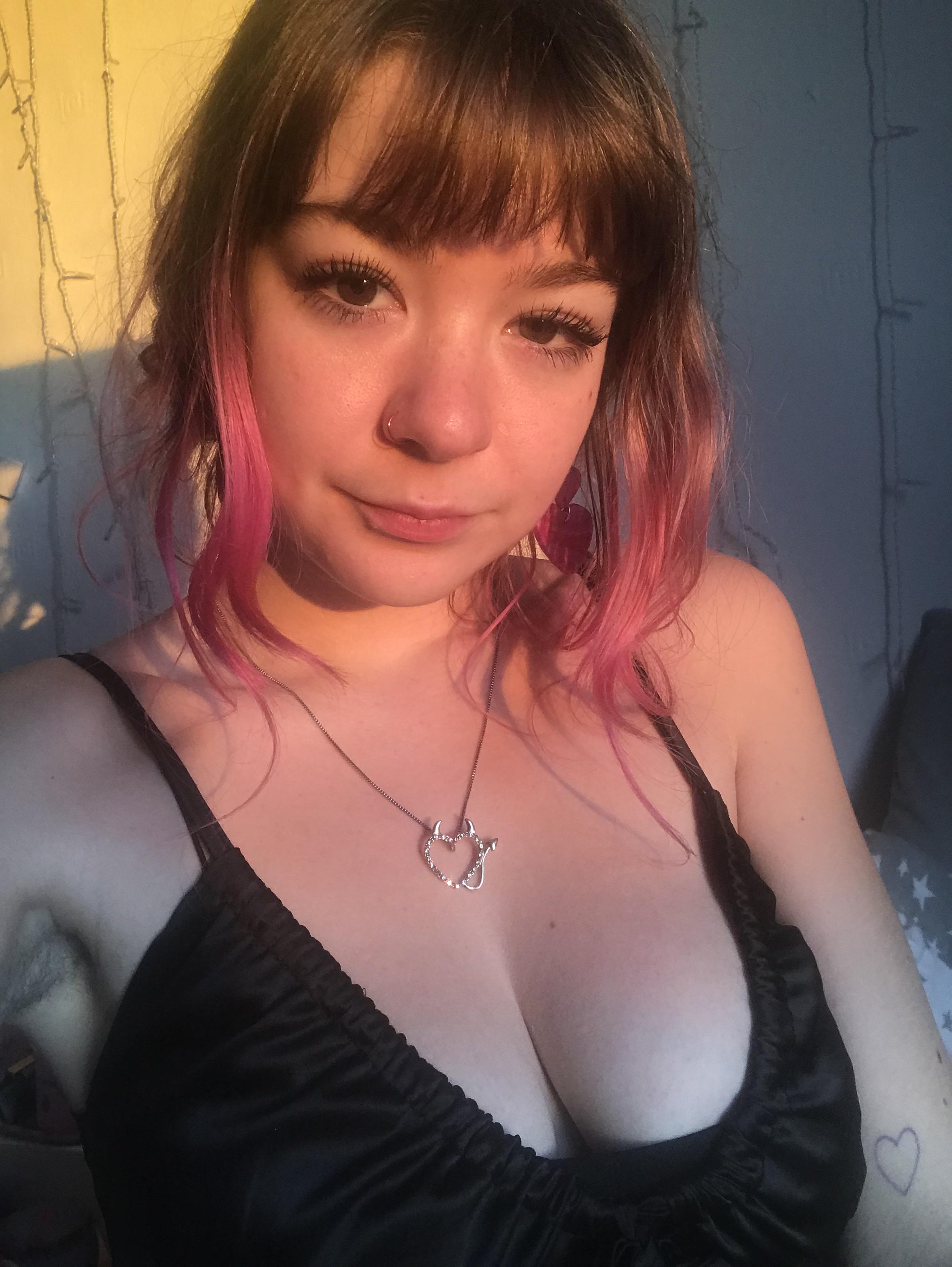 ur face pink haired princess | Scrolller