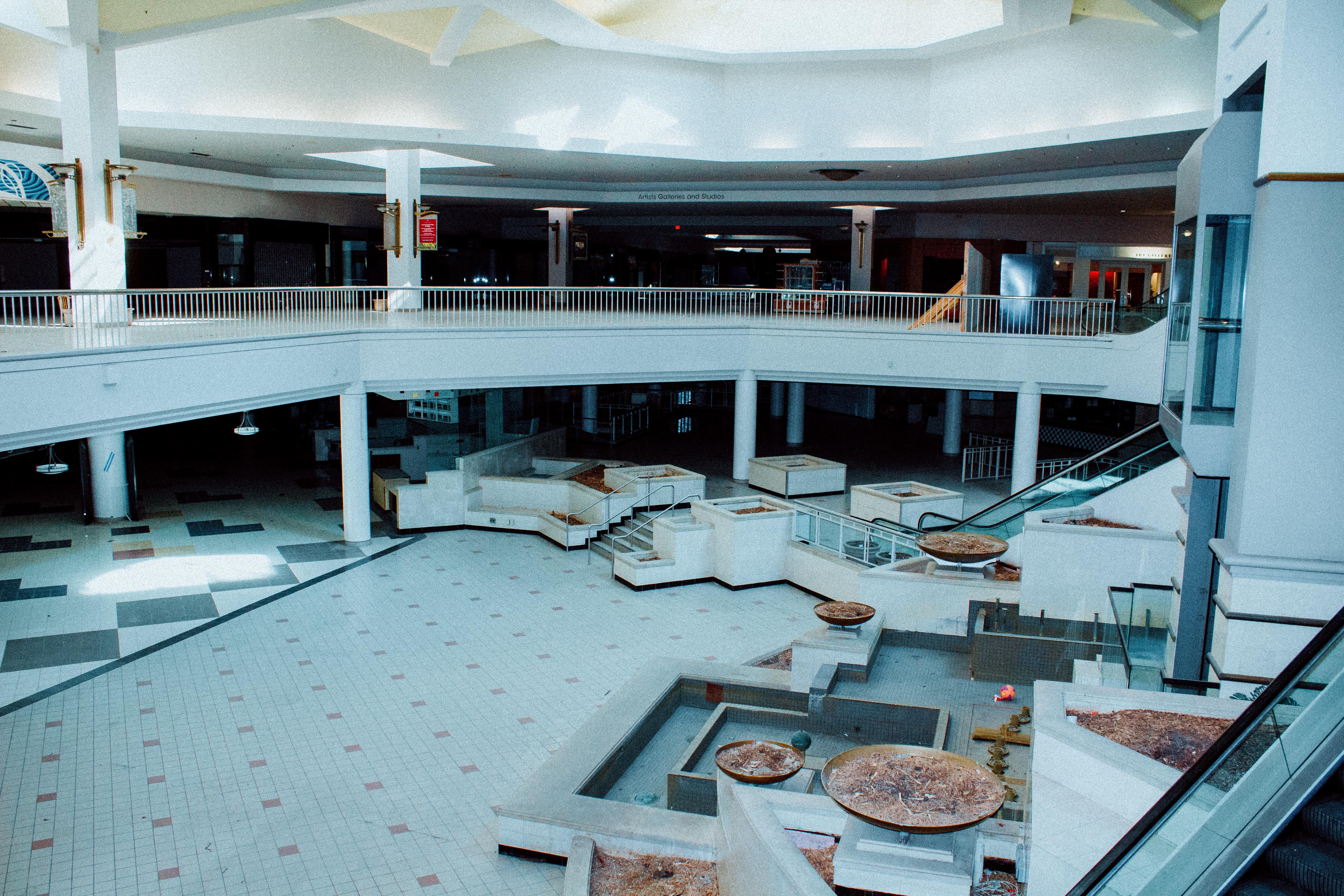 Valley View Center (mic) | Scrolller