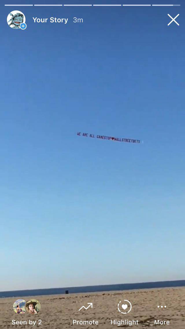 Venice Beach California. We flying to the moon!!! 🚀🚀🚀🚀🚀 | Scrolller