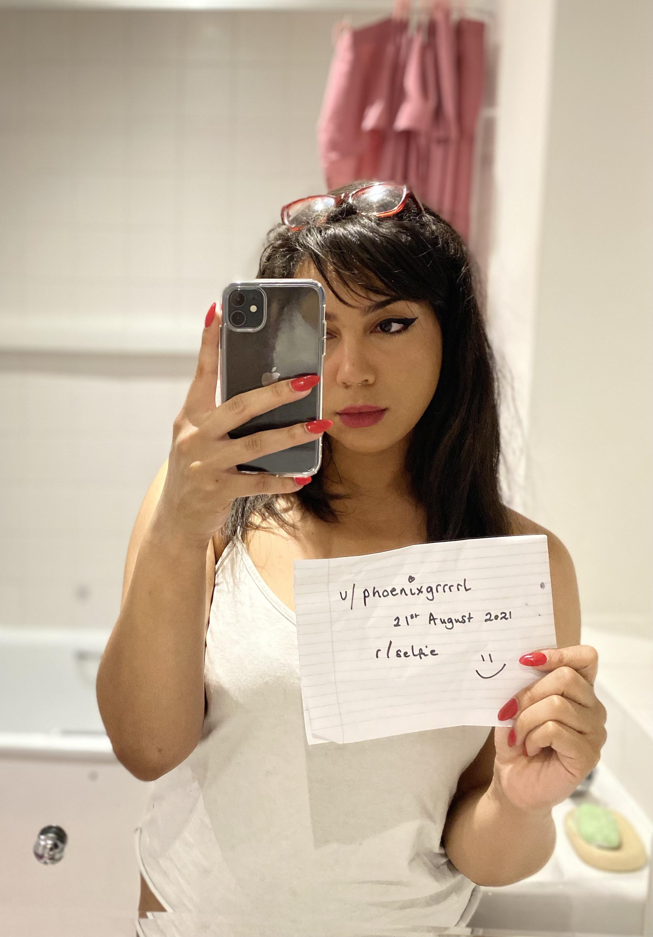 Verification Pic 27 F Scrolller
