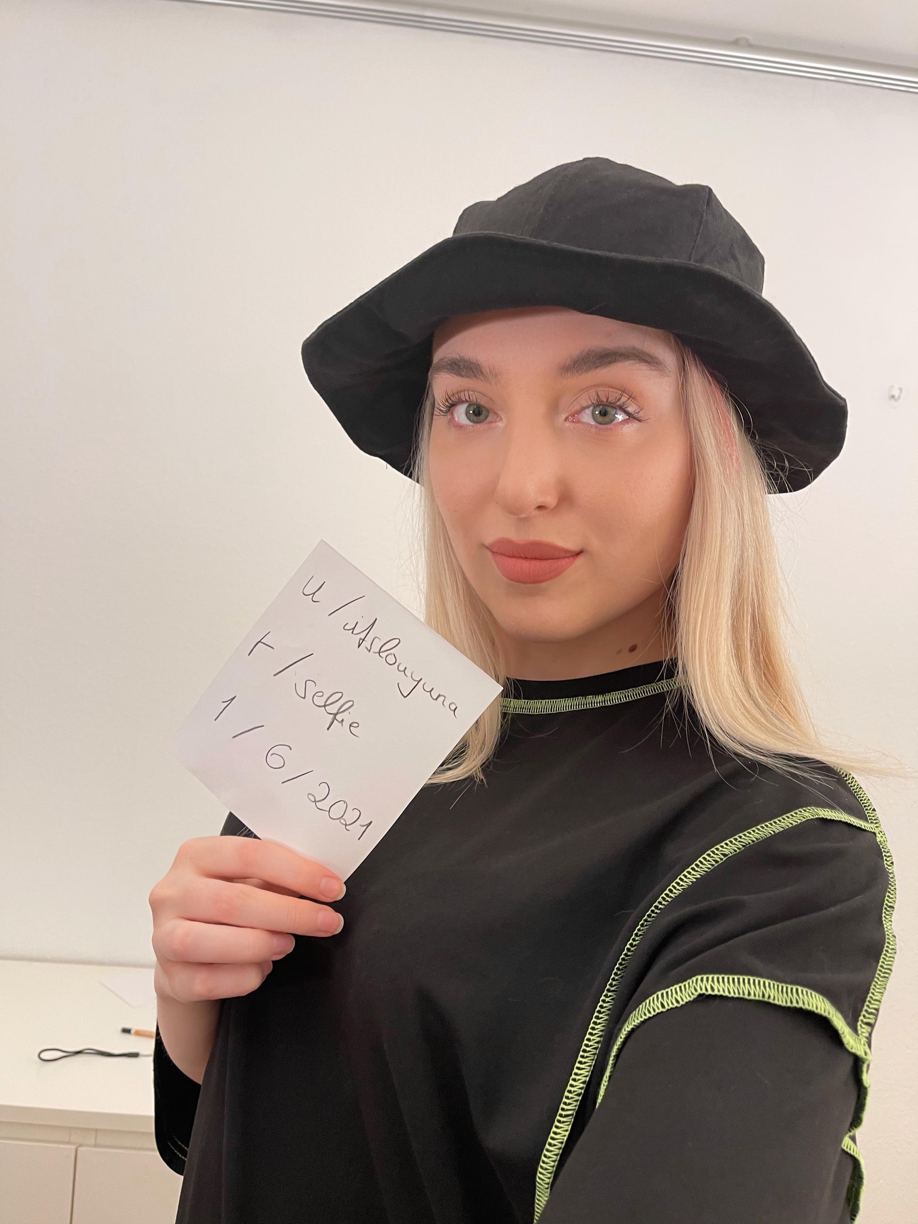 verification post 🌻 (over 18) | Scrolller