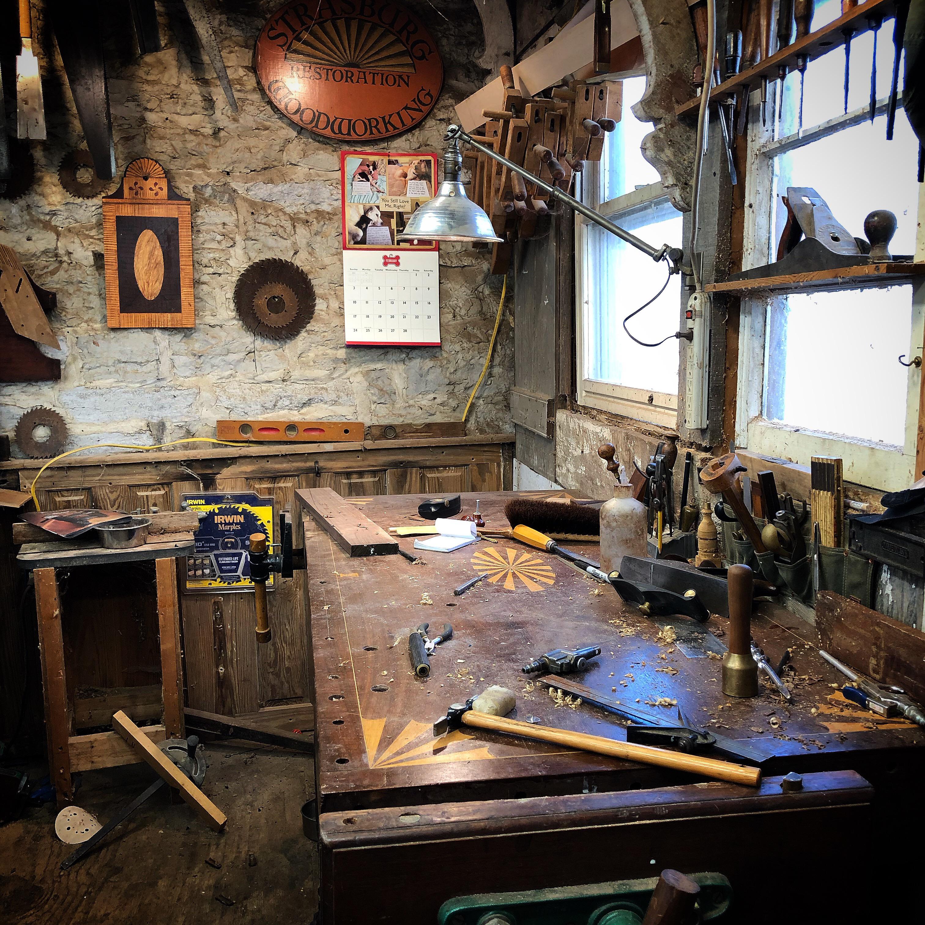 Very cluttered workbench | Scrolller