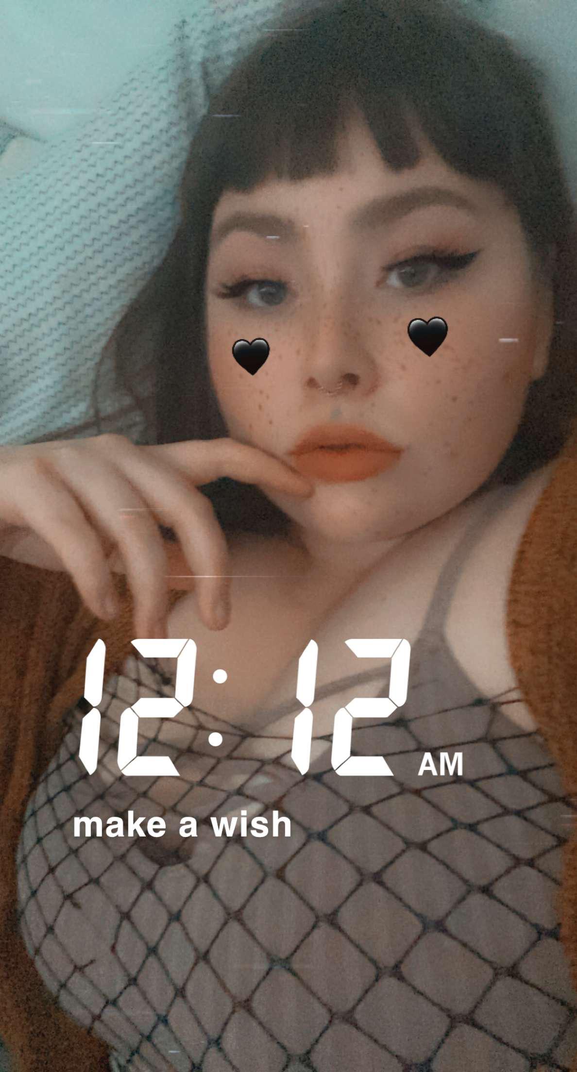 Very mild but how does this fishnet top look on me?☺️ wanna smooch ...