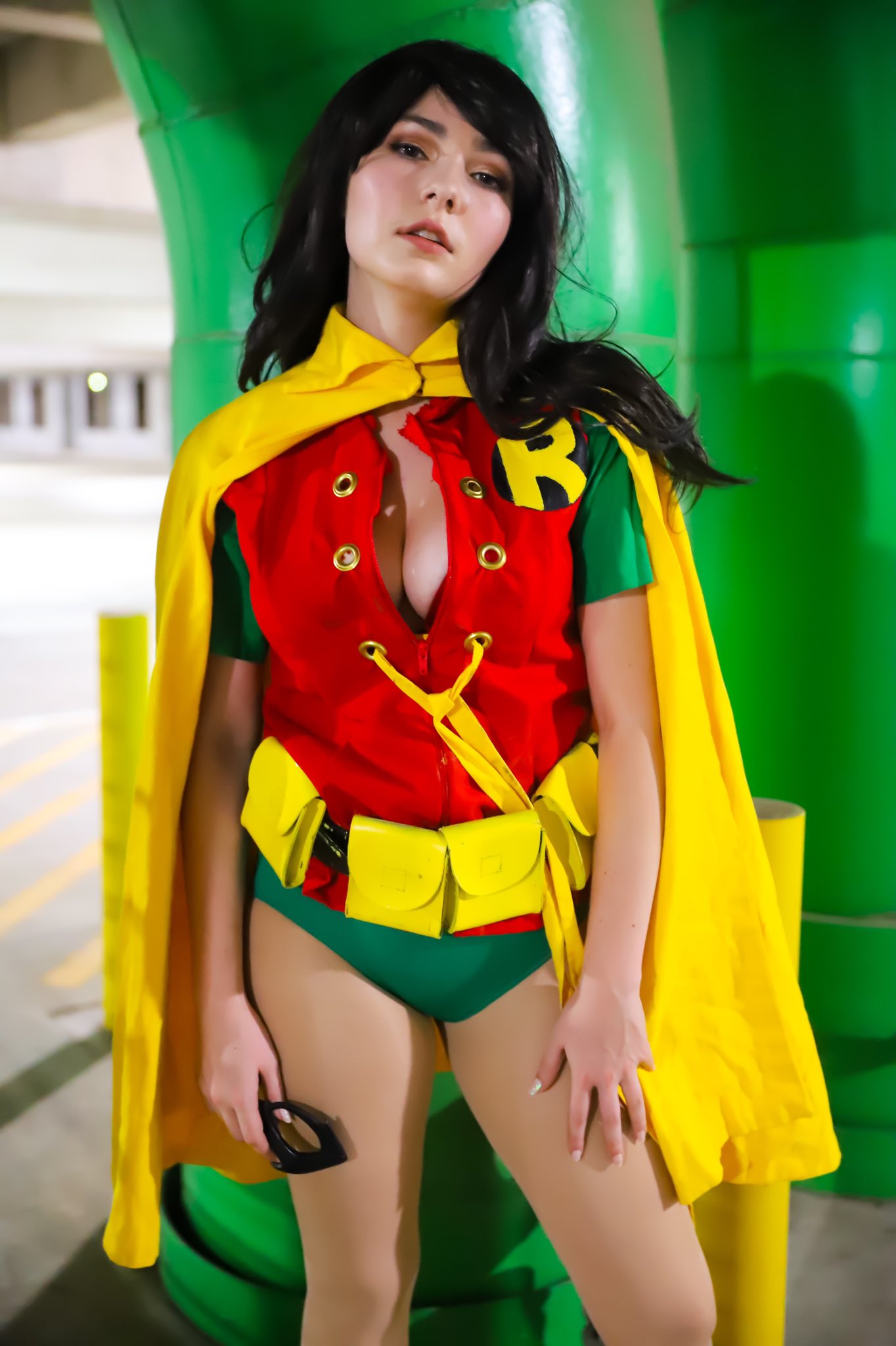 Very Seductive Robin | Scrolller