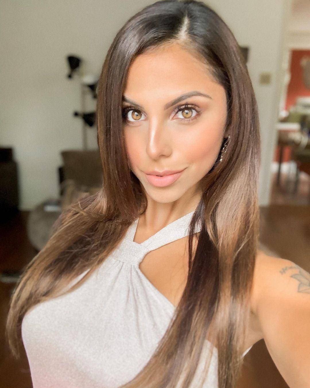 Victoria | Scrolller