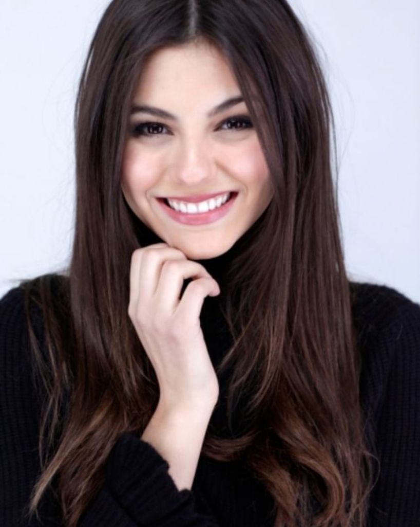 Victoria Justice Scrolller