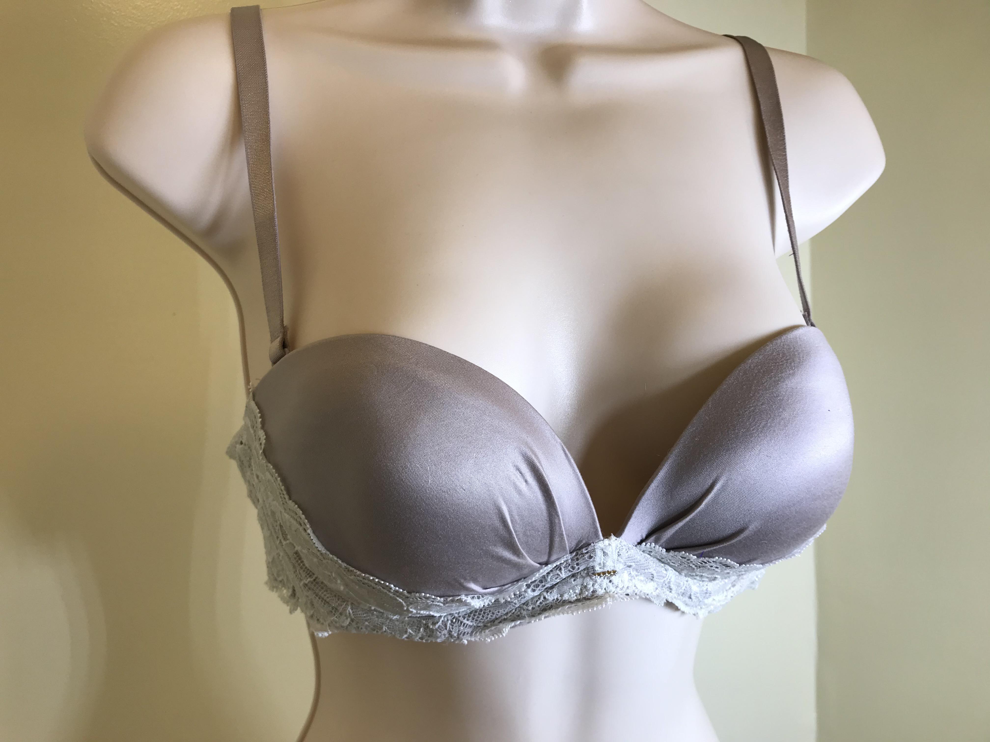 Victoria’s Secret bra 32B. Lightly used in great condition. $25. | Scrolller