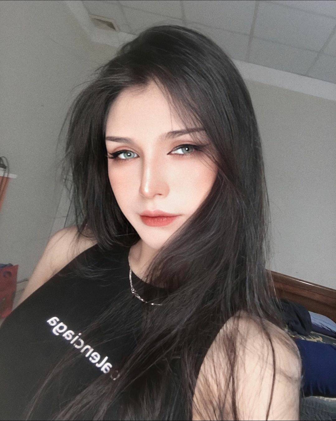 Vietnamese/Russian | Scrolller