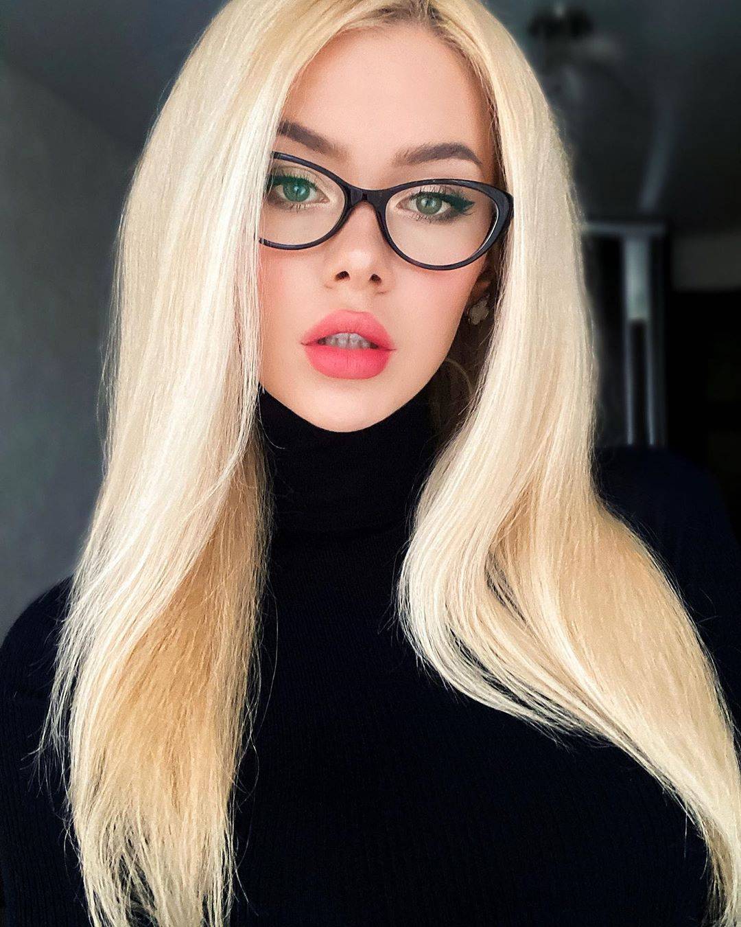 Viktoria Apanasenko (@crystal.viktoria) | Scrolller