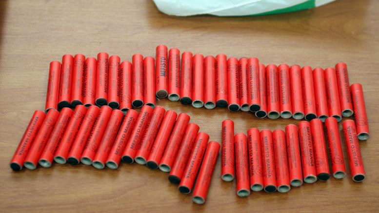 Vintage Italian firecrackers Mefisto | Scrolller